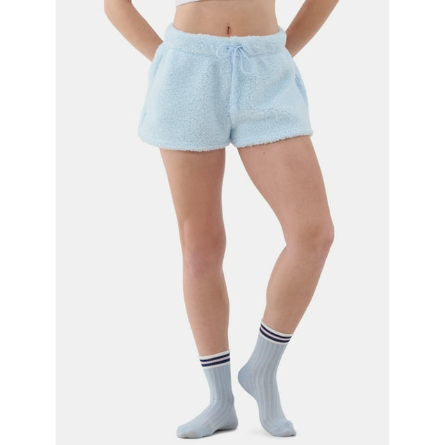 No Boundaries Plush Shorts, 1.5” Inseam, Women's - Walmart.com