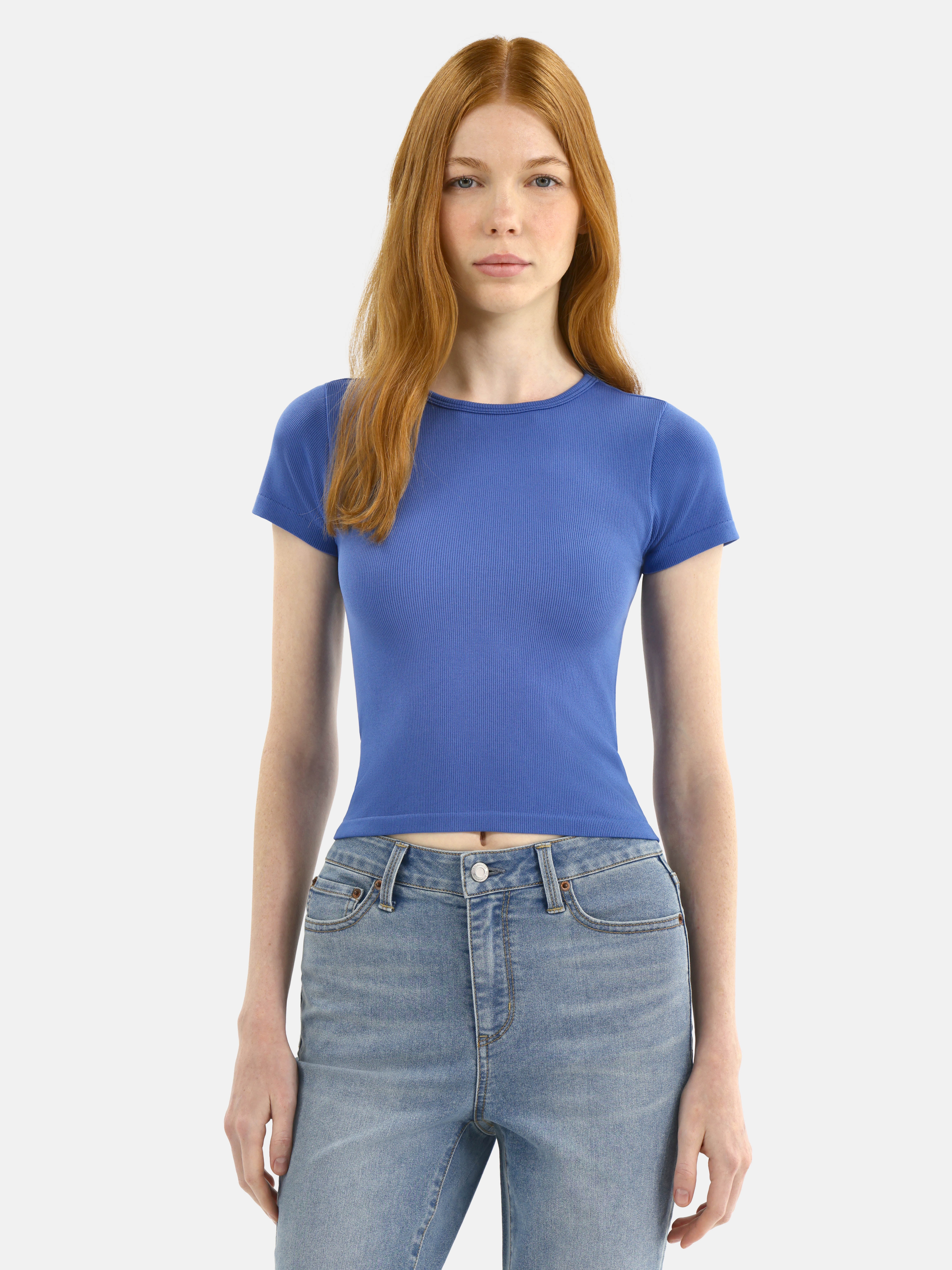 No Boundaries Seamless Crop Top with Short Sleeves Women's Cropped ...