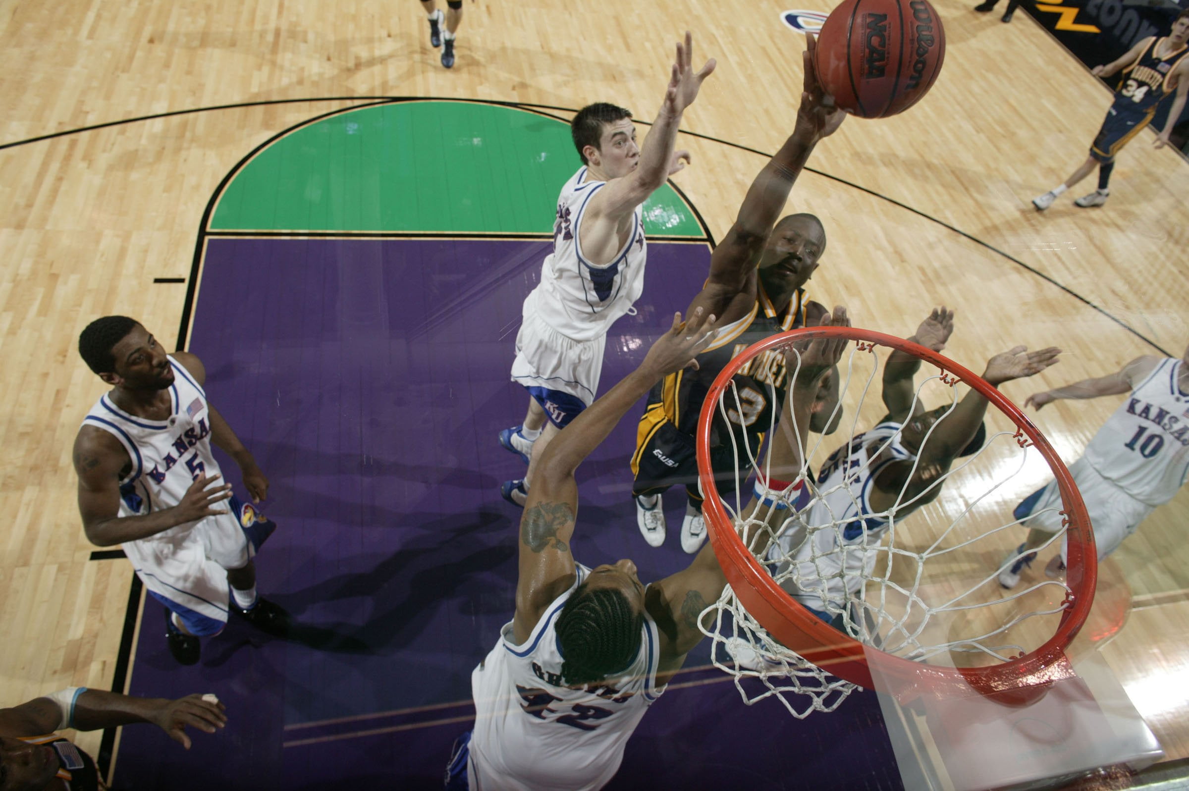 NCAA March Madness: The Greatest Moments of the NCAA Tournament [DVD ...