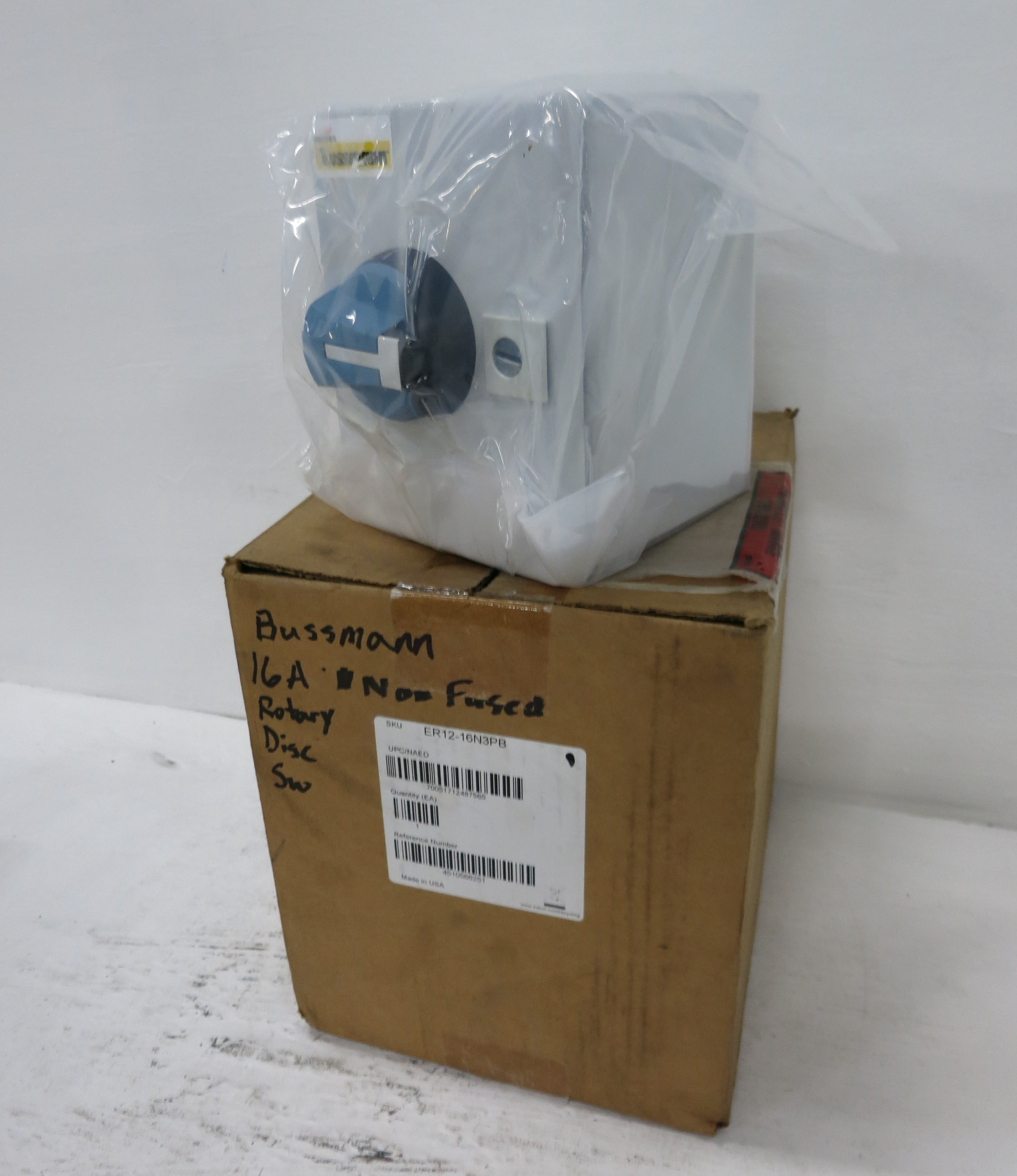 NEW Eaton Bussmann ER12-16N3PB 16A Non-Fusible Enclosed Rotary ...