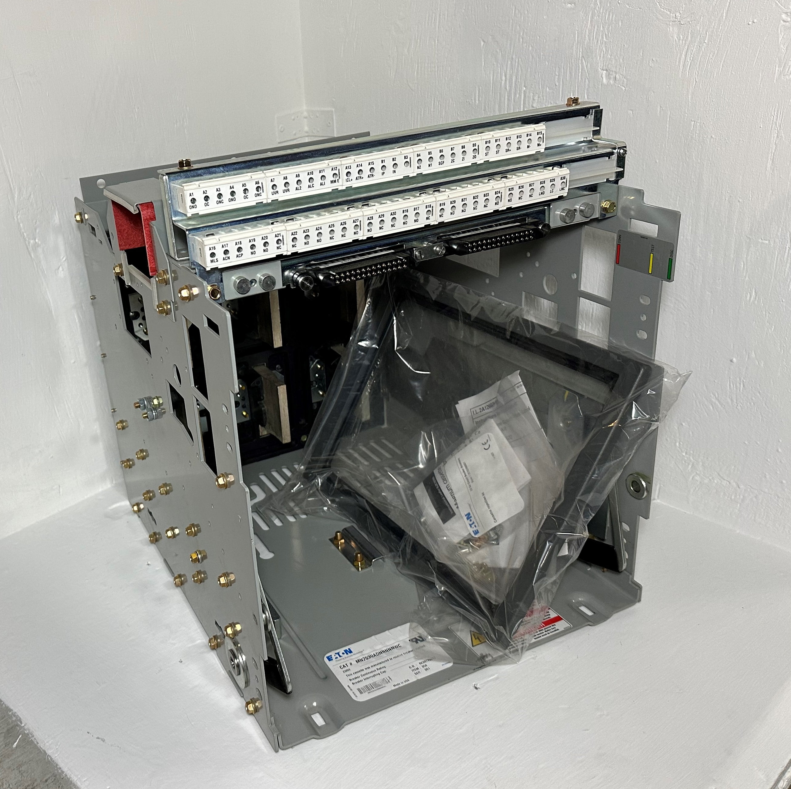 NEW Eaton MN203UADNNNNNWC Drawout Cradle Cassette for Magnum DS Breaker ...