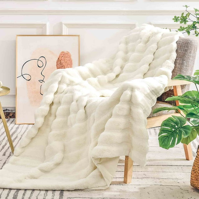NEXHOME PRO Faux Fur Throw Blanket Beige, Luxury Warm Fuzzy Cozy Fleece ...