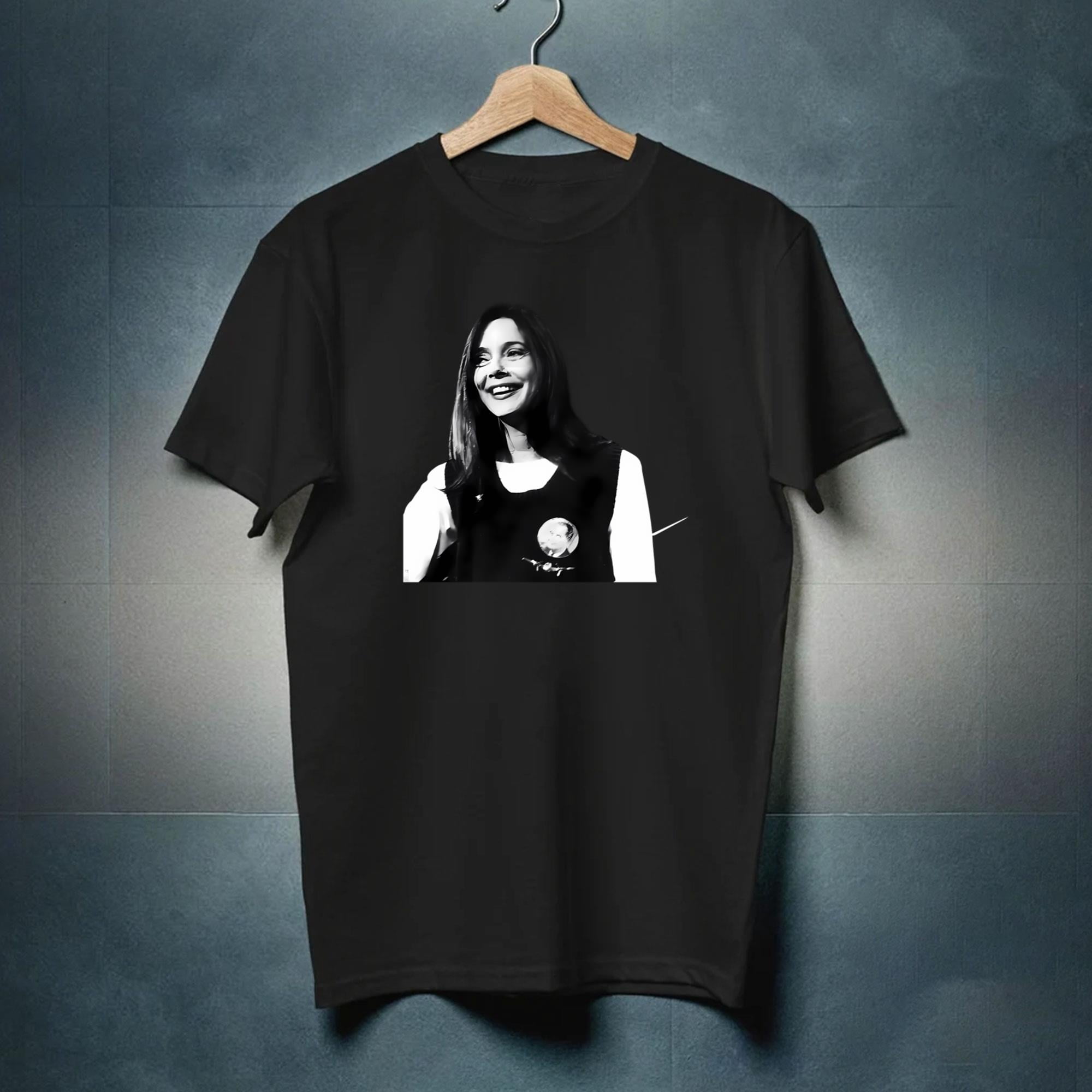 Nanci Griffith Photo Black&White Memories Black Unisex S-2345XL T-Shirt ...