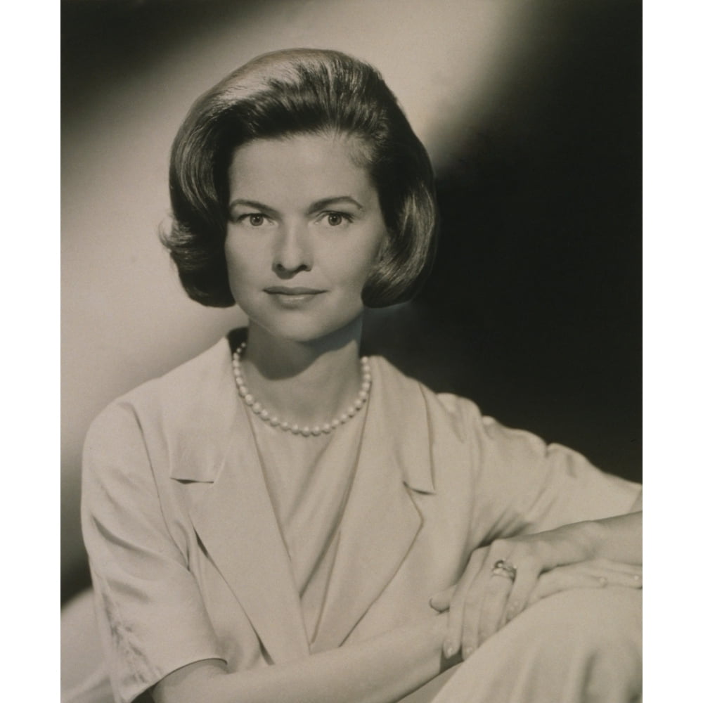 Nancy Dickerson Was Hired As The First Female News Correspondent At Cbs ...