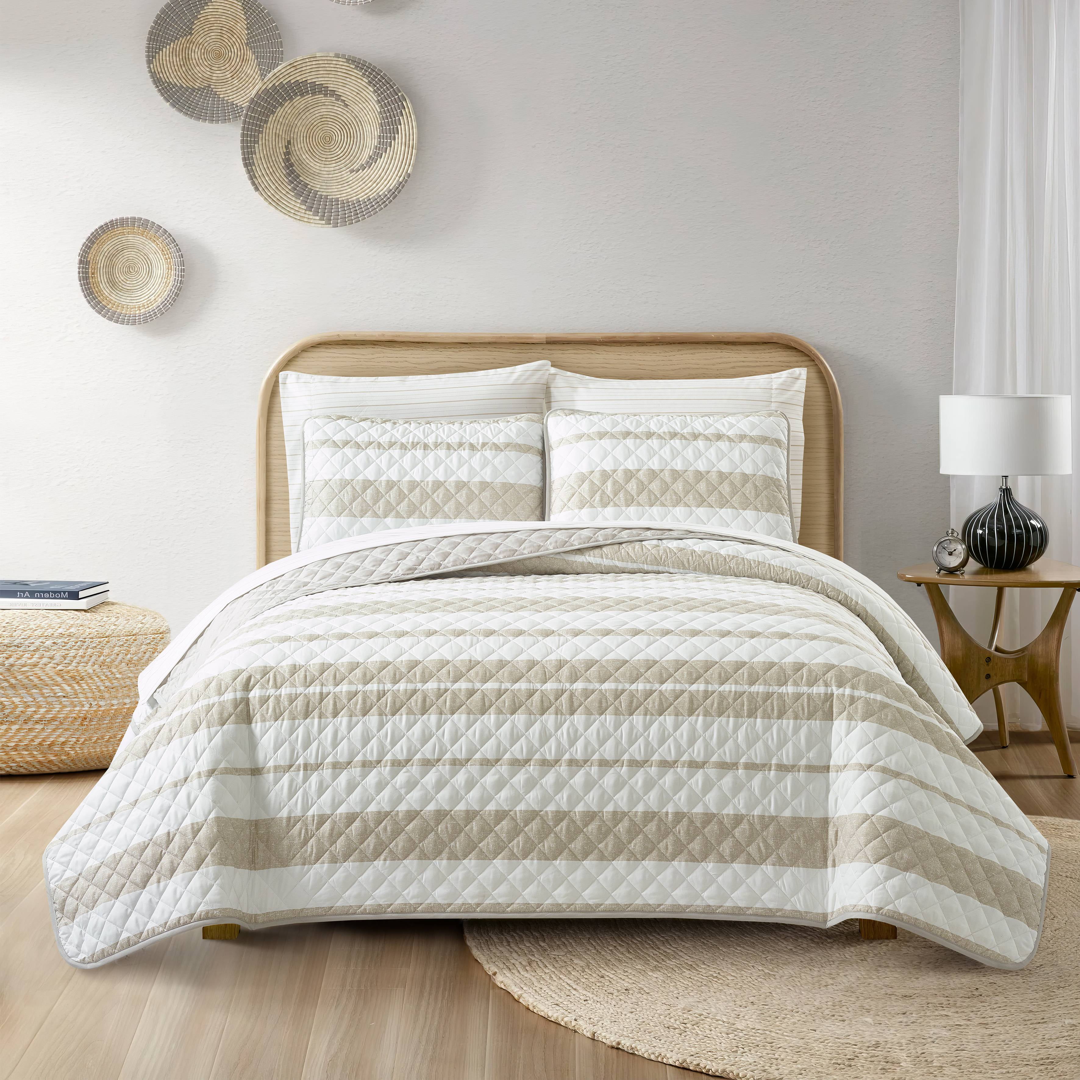 Nanshing Bomi 7 Piece Modern Striped Quilt Set, White Taupe, Queen ...