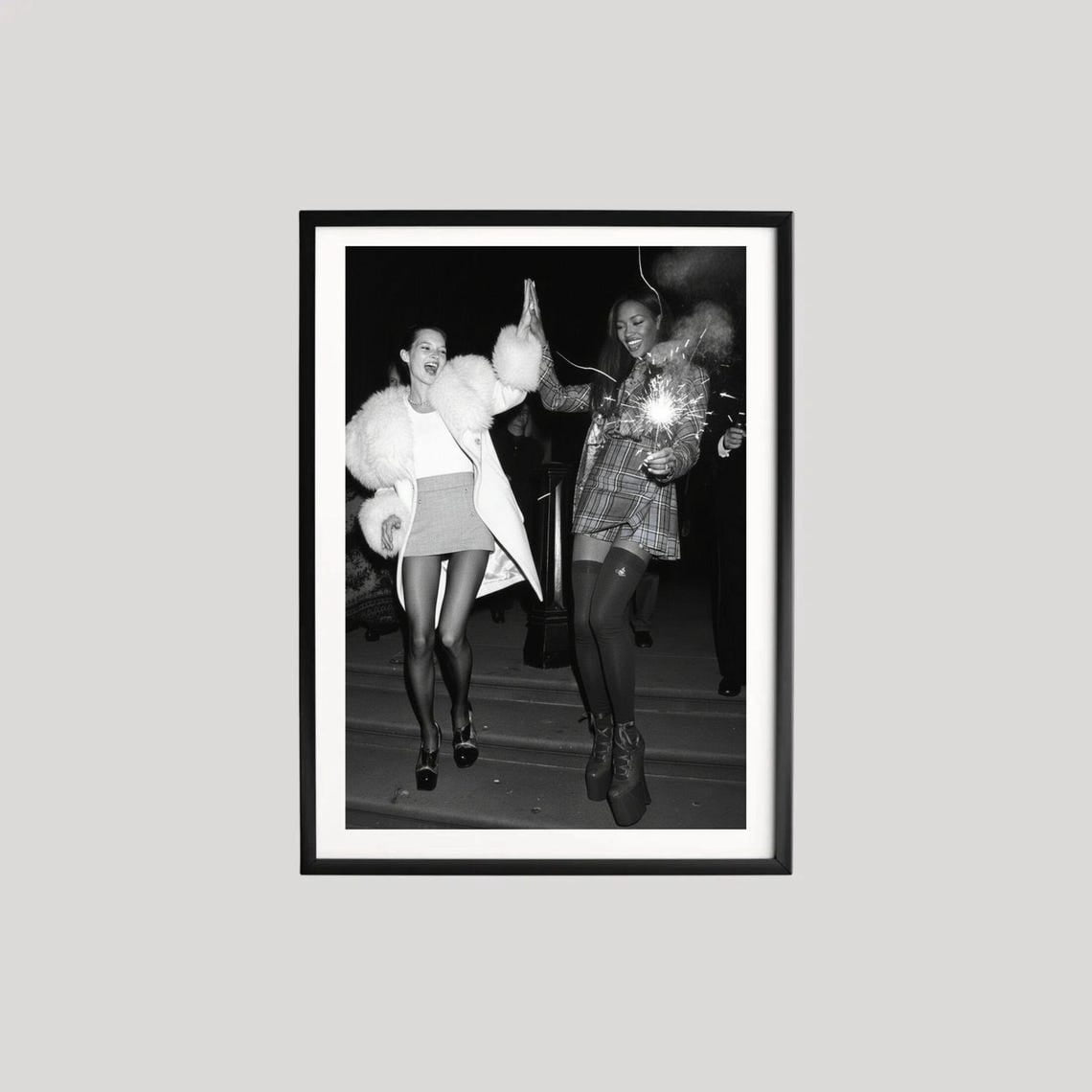 Naomi Campbell and Kate Moss Photography Black and White Fashion Iconic ...