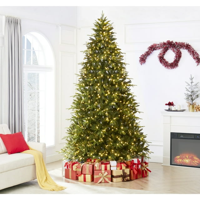 Naomi Home 9ft Traditional Pre-lit Christmas Tree with 900 Warm Lights ...