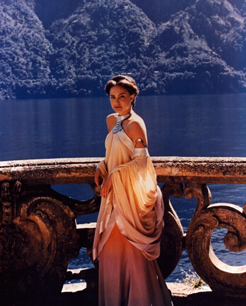 Natalie Portman Star Wars Padme On Balcony Photo Print (16 x 20) - Item ...