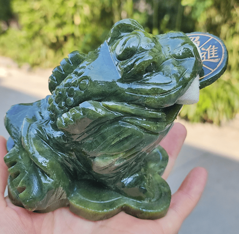 Natural Green jade Money Toad Figurine Feng Shui Fortune Coin Stone ...