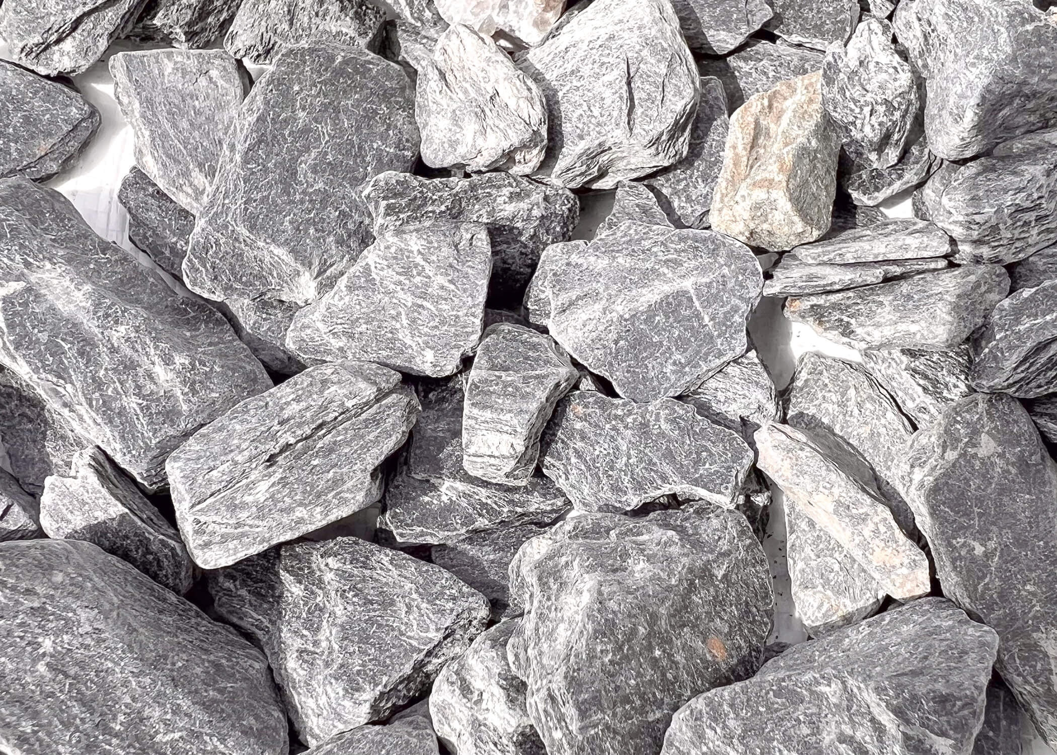 Natural Slate Chips: Ideal for Model Basing, Aquariums, Bonsai, Plants ...