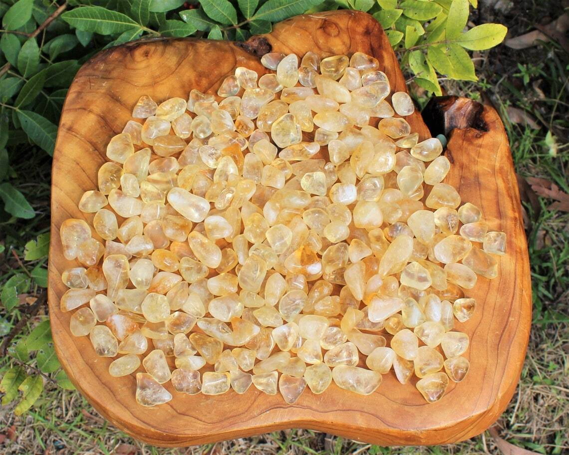 Natural Tumbled Stone Pocket Crystal Palm Stone Home Desk Decoration ...