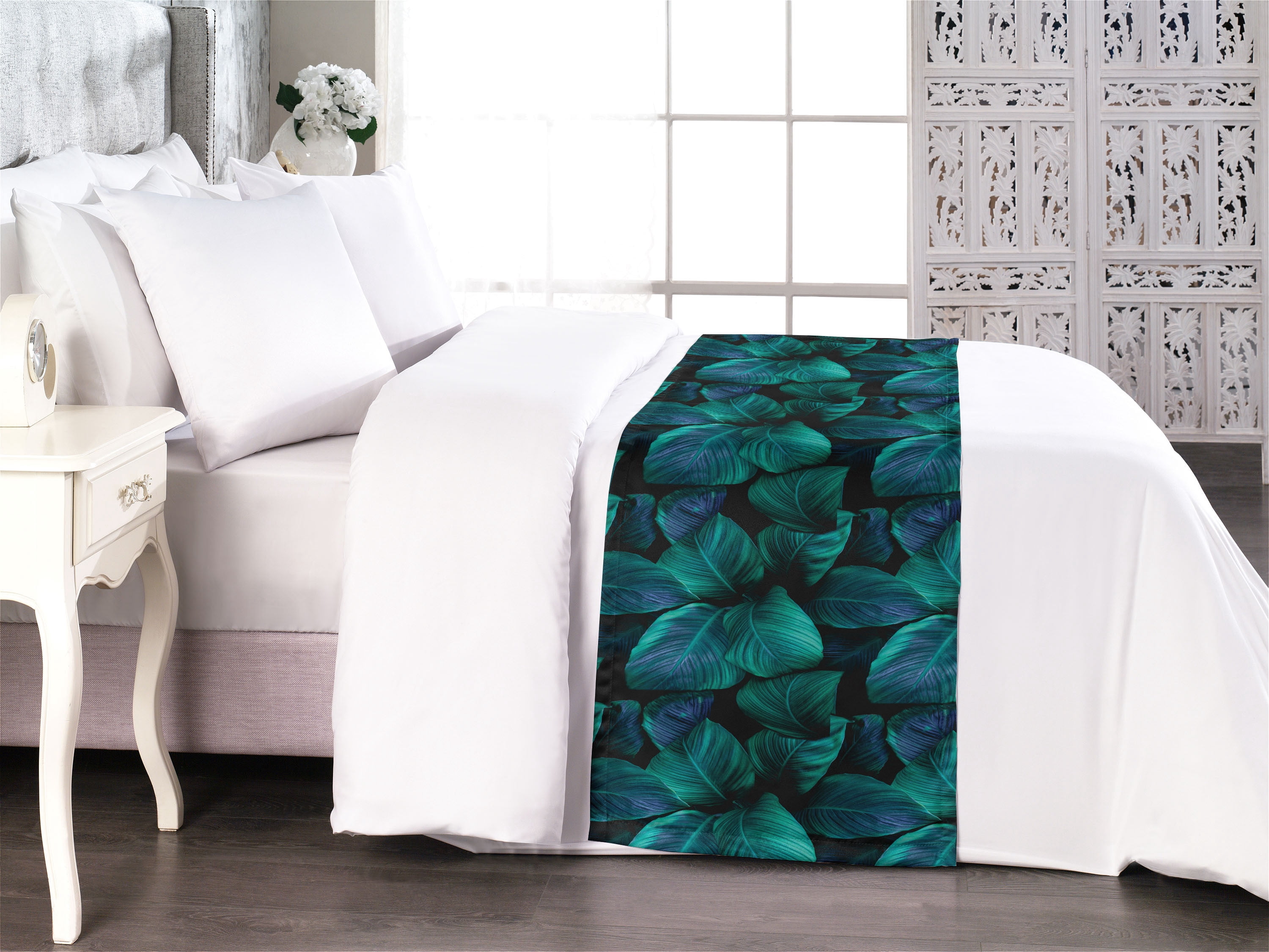 Nature Bed Runner, Digital Illustrated Realistic Looking Tropical ...