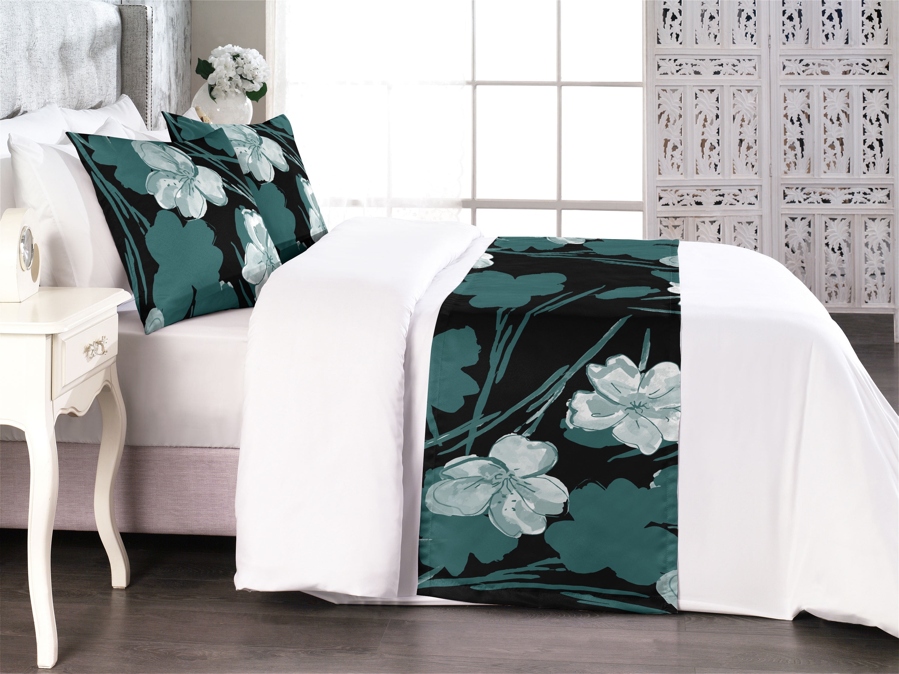 Nature Bed Runner Set, Flower Silhouettes Pattern Abstract Ornament on ...