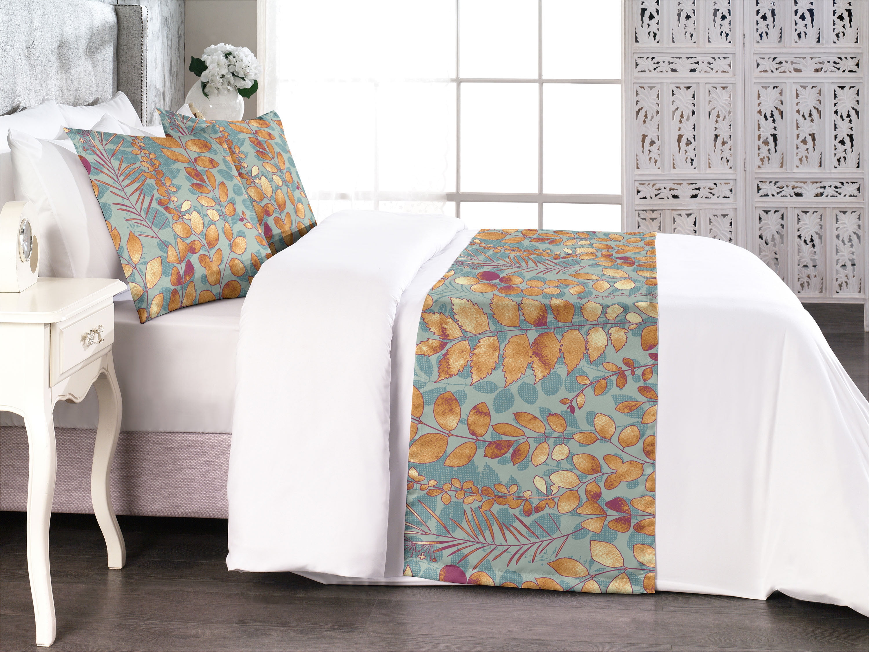 Nature Bed Runner Set, Repetitive Leaves Pattern in Warm Colors ...