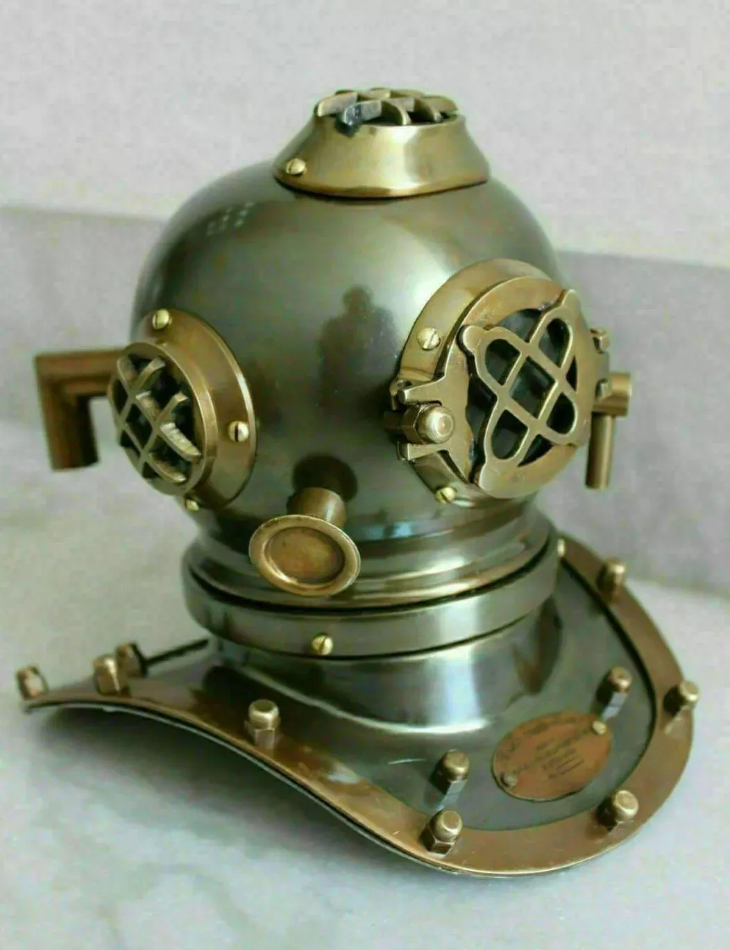 Nautical Mini Diving helmet Clock Scuba US Navy V Mark Divers Helmet ...