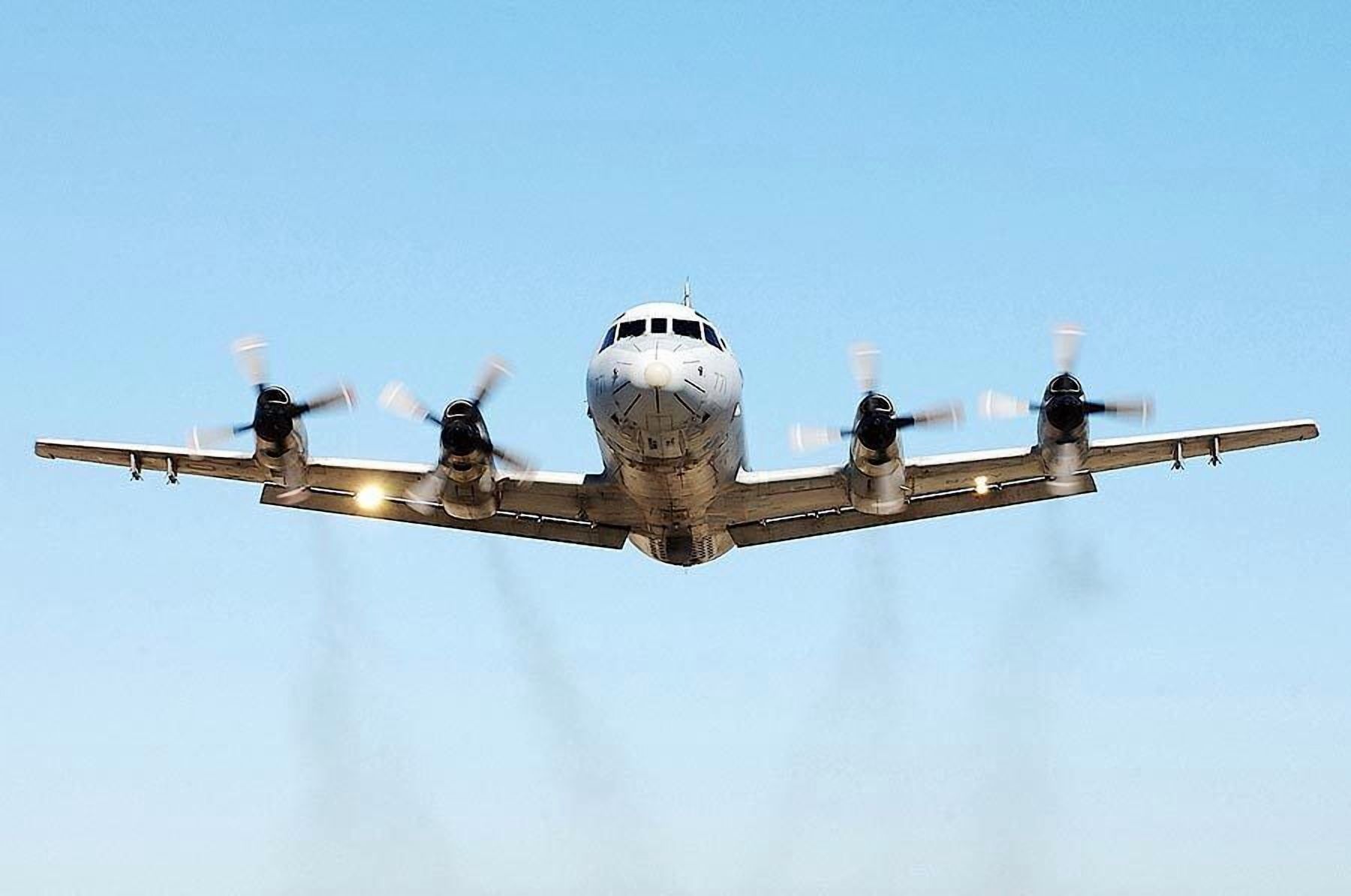 Navy P-3 / P-3C Orion Aircraft in Flight Style -1 - 20x30 Inch Glossy ...