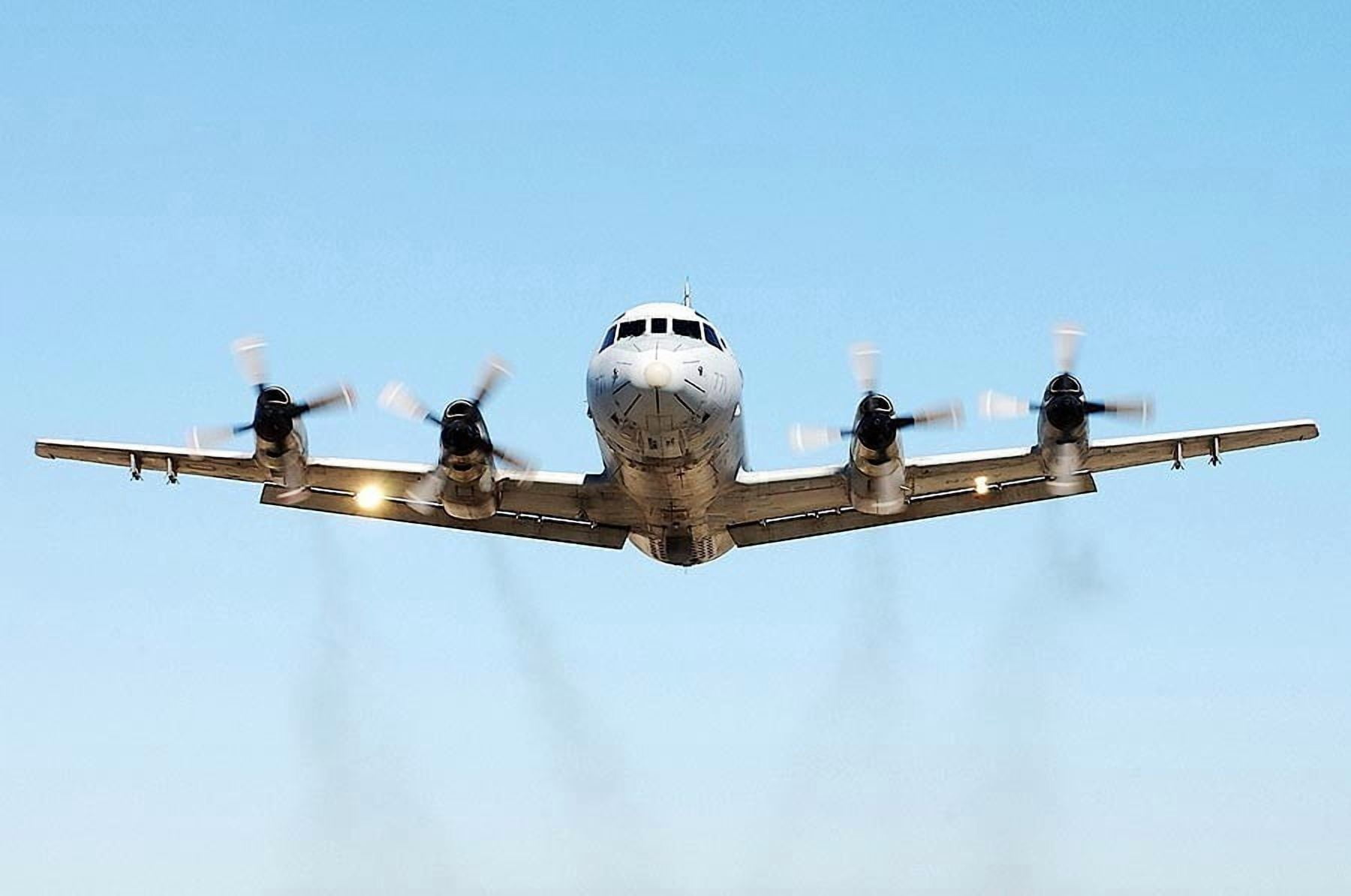 Navy P-3 / P3-C Orion Aircraft in Flight Style -1 - 20x30 Inch Glossy ...