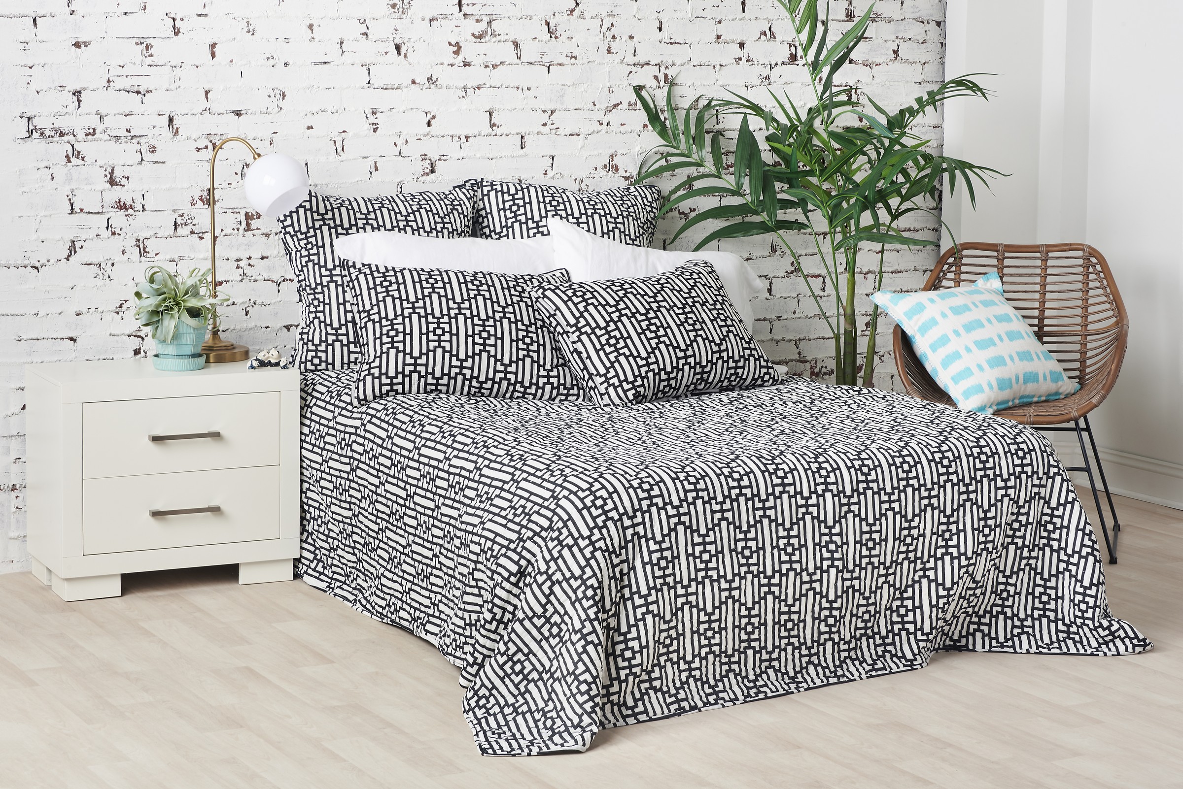 Naya Queen Quilt - Walmart.com