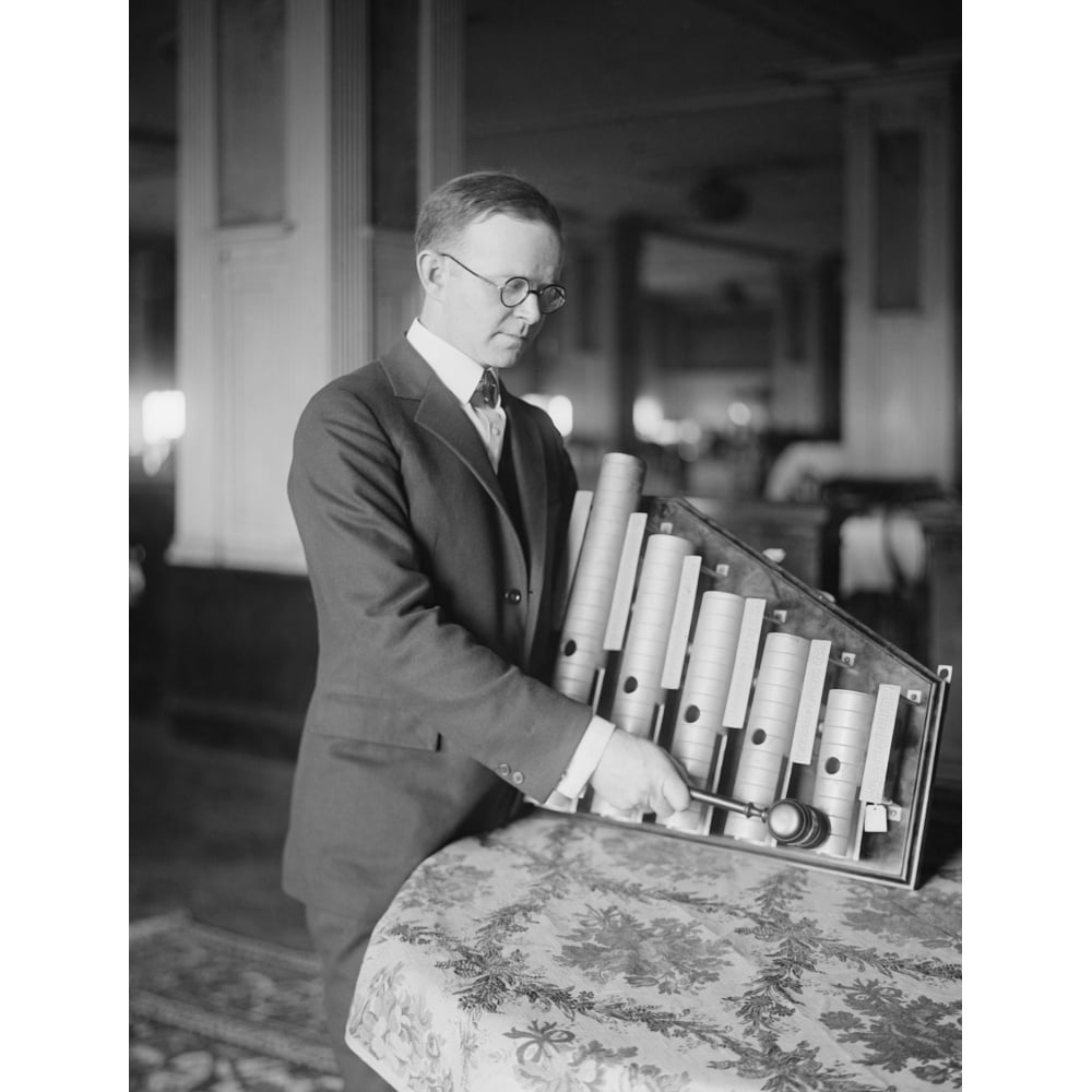 Nbc Announcer Lambdin Kay Playing The Famous 'Nbc Chimes' History (18 x ...
