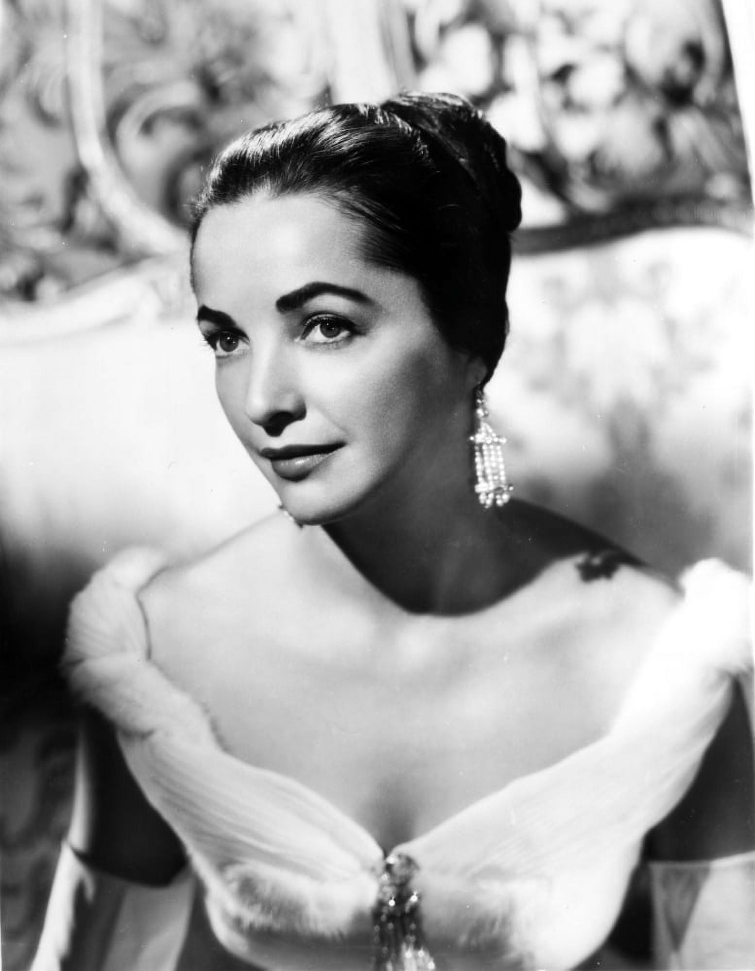 Neva Patterson Portrait in Classic Photo Print (8 x 10) - Walmart.com