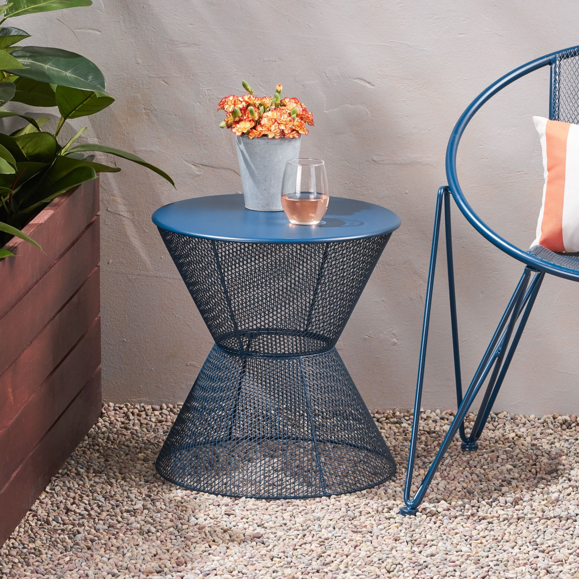 Nevada Side Table For Outdoor Patio Lounge Chairs And Poolside Use ...