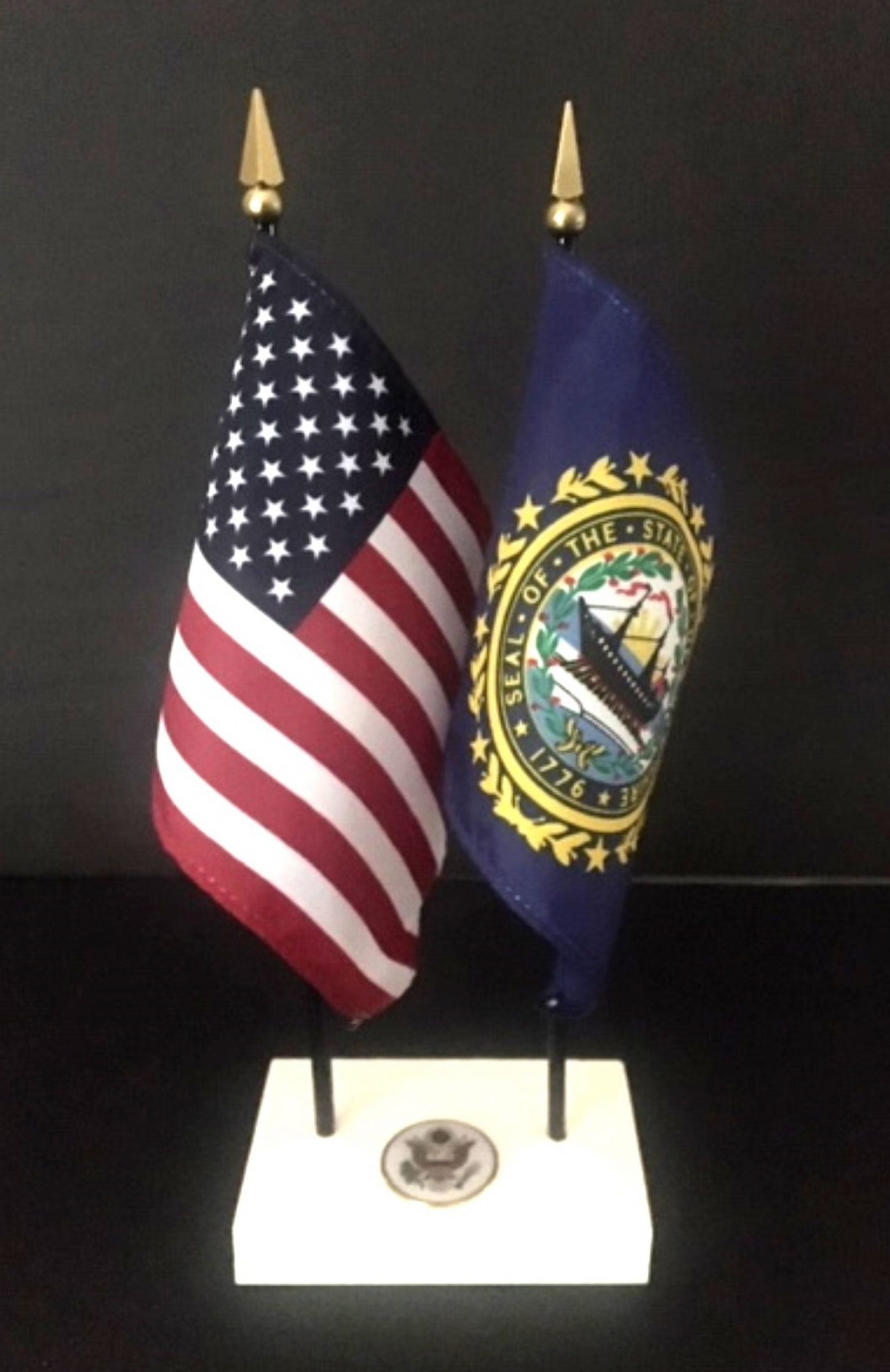 New Hampshire Executive Desk Set; Two 4x6 Inch Flags, White Base with ...