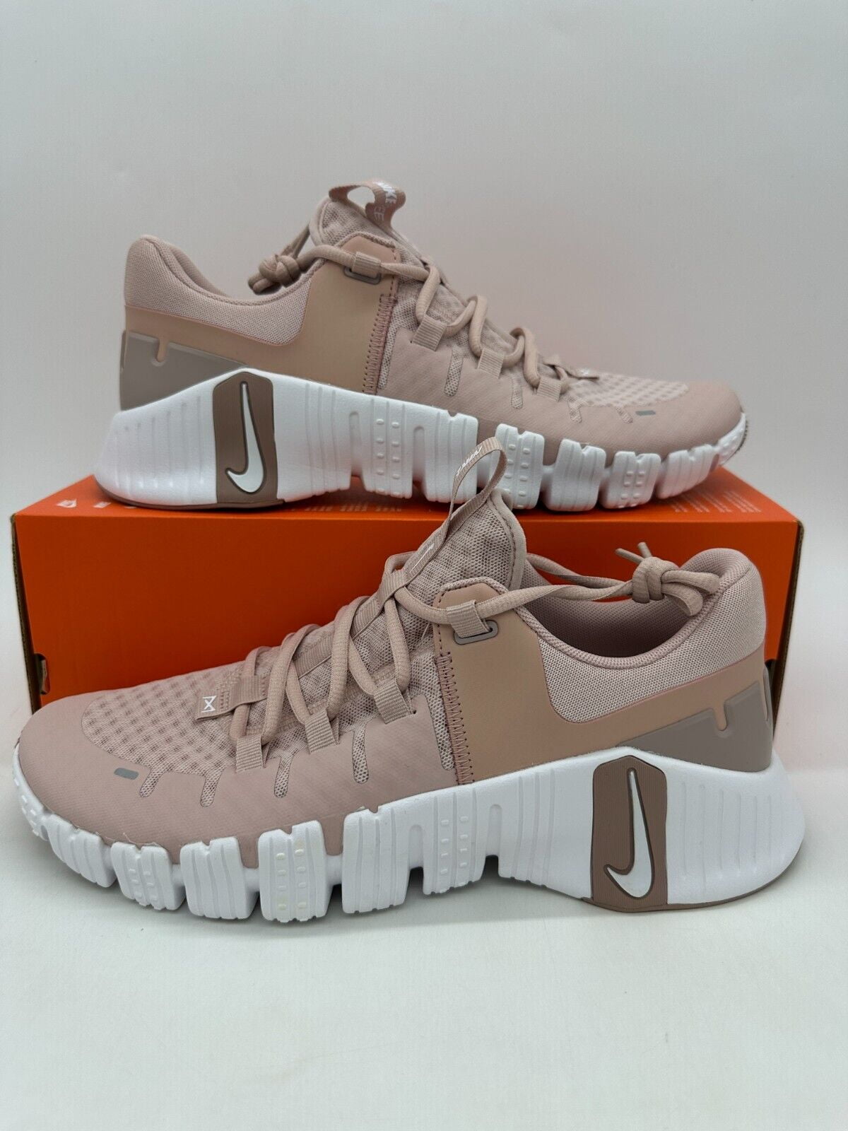 Nike Free Metcon 5 Women's Size 12 Mens size 10.5 Pink Athletic Shoes ...