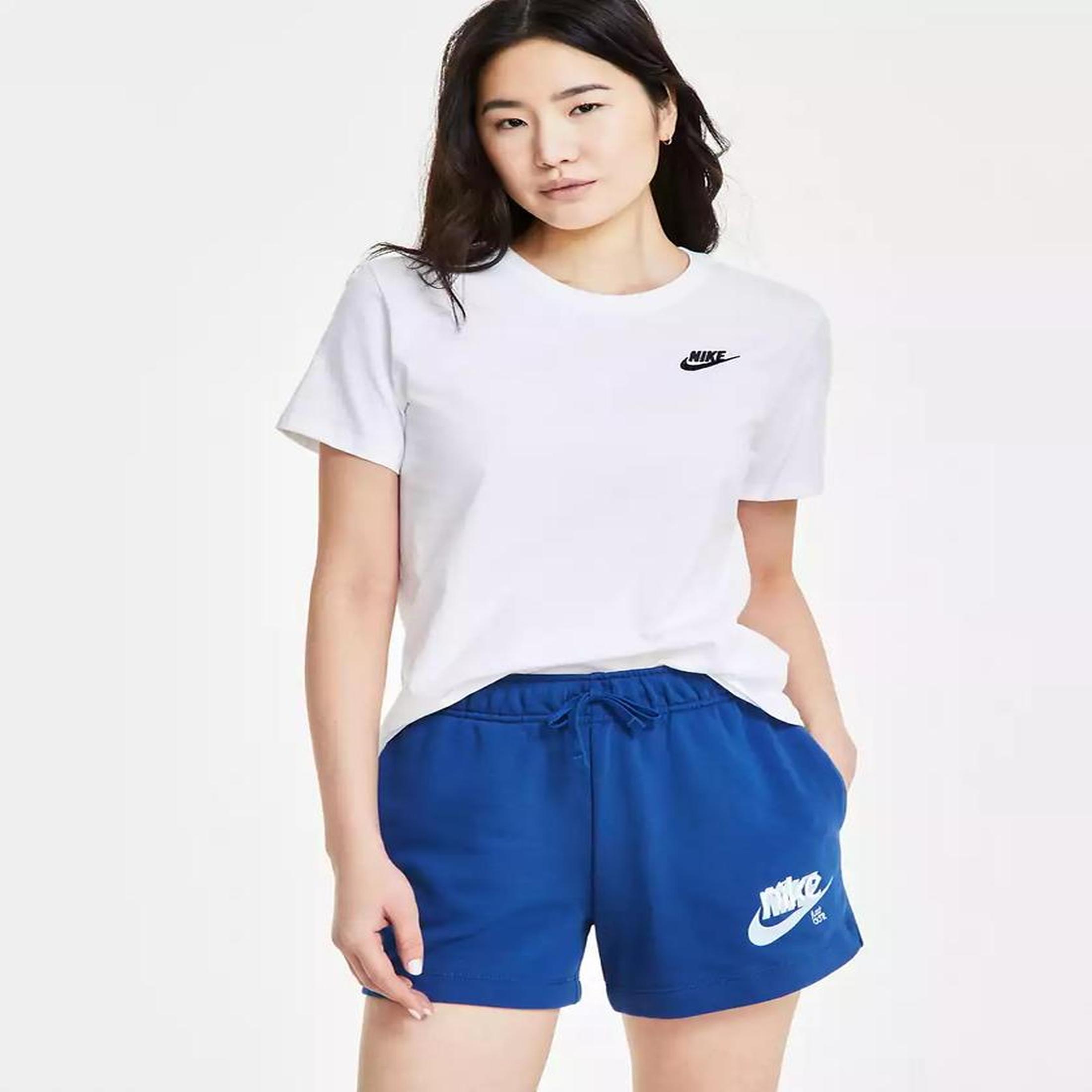 Nike Women's Sportswear Club Essentials T-Shirt - Walmart.com