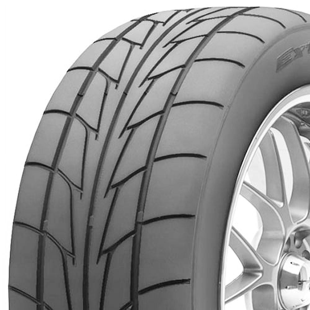 Nitto NT555 235/35R20 92 W Tire Fits: 2023 Tesla 3 Long Range, 2018-22 ...
