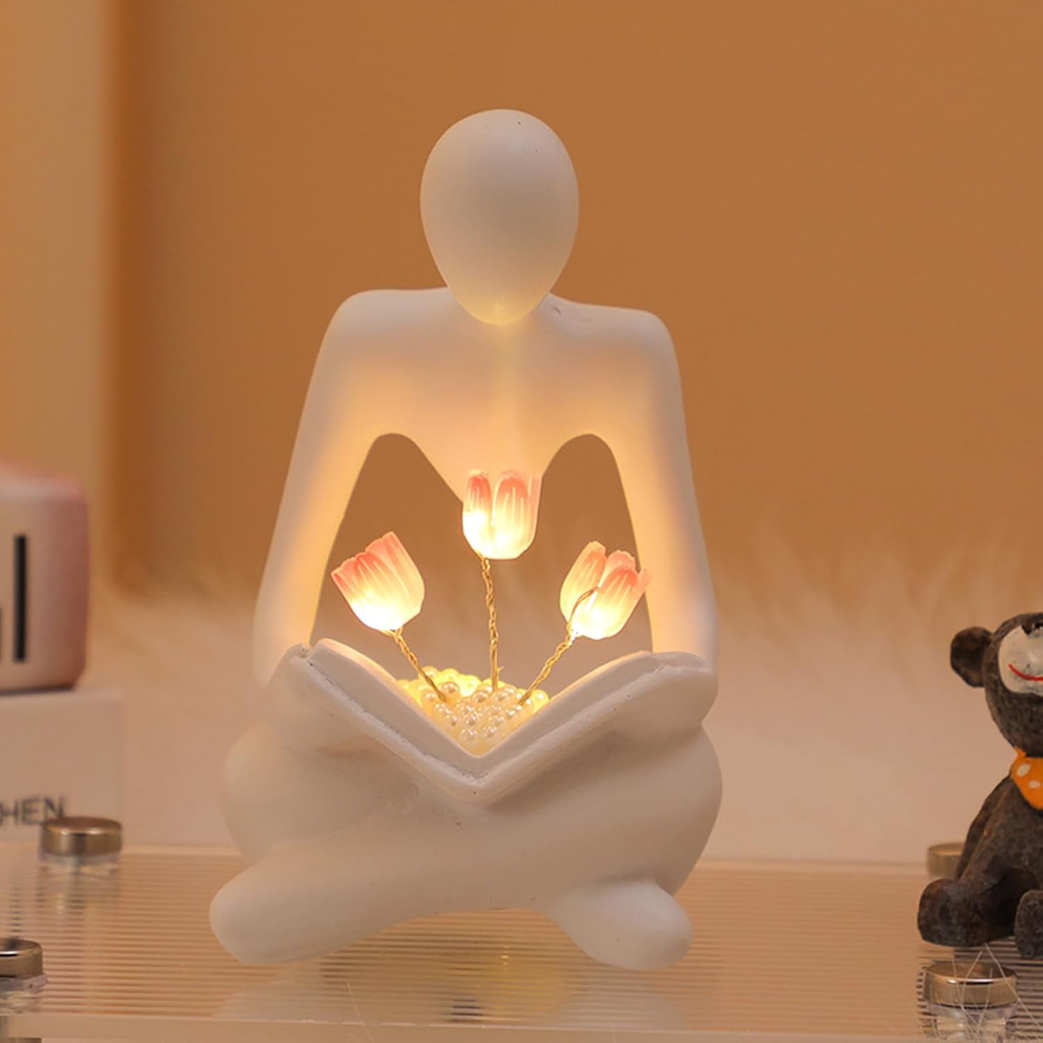 Niulife Tulip Night Light, Reading Women Statue with Light up Tulips ...