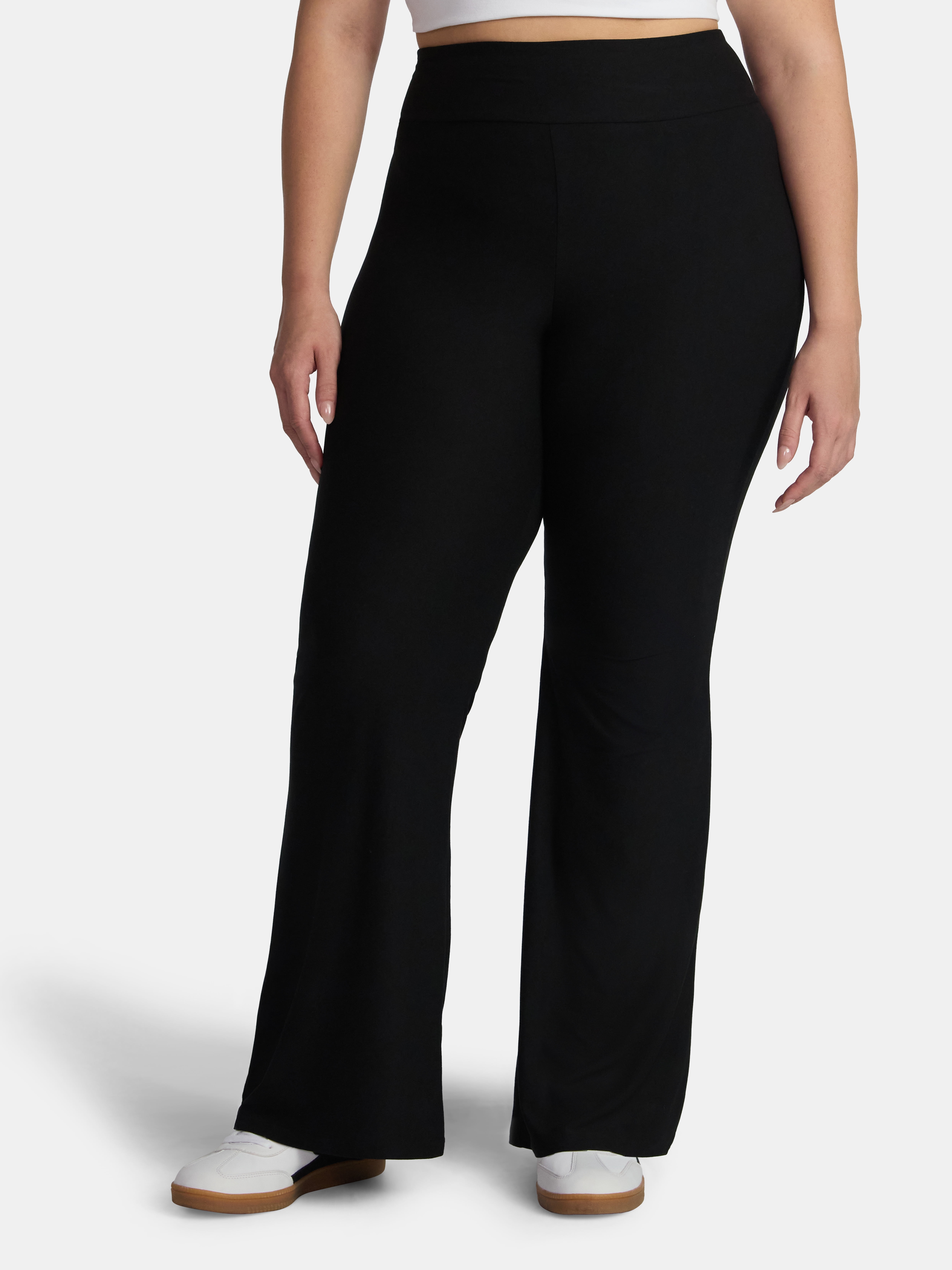 No Boundaries Flare Pants and 2-Pack, Women's and Women’s Plus ...