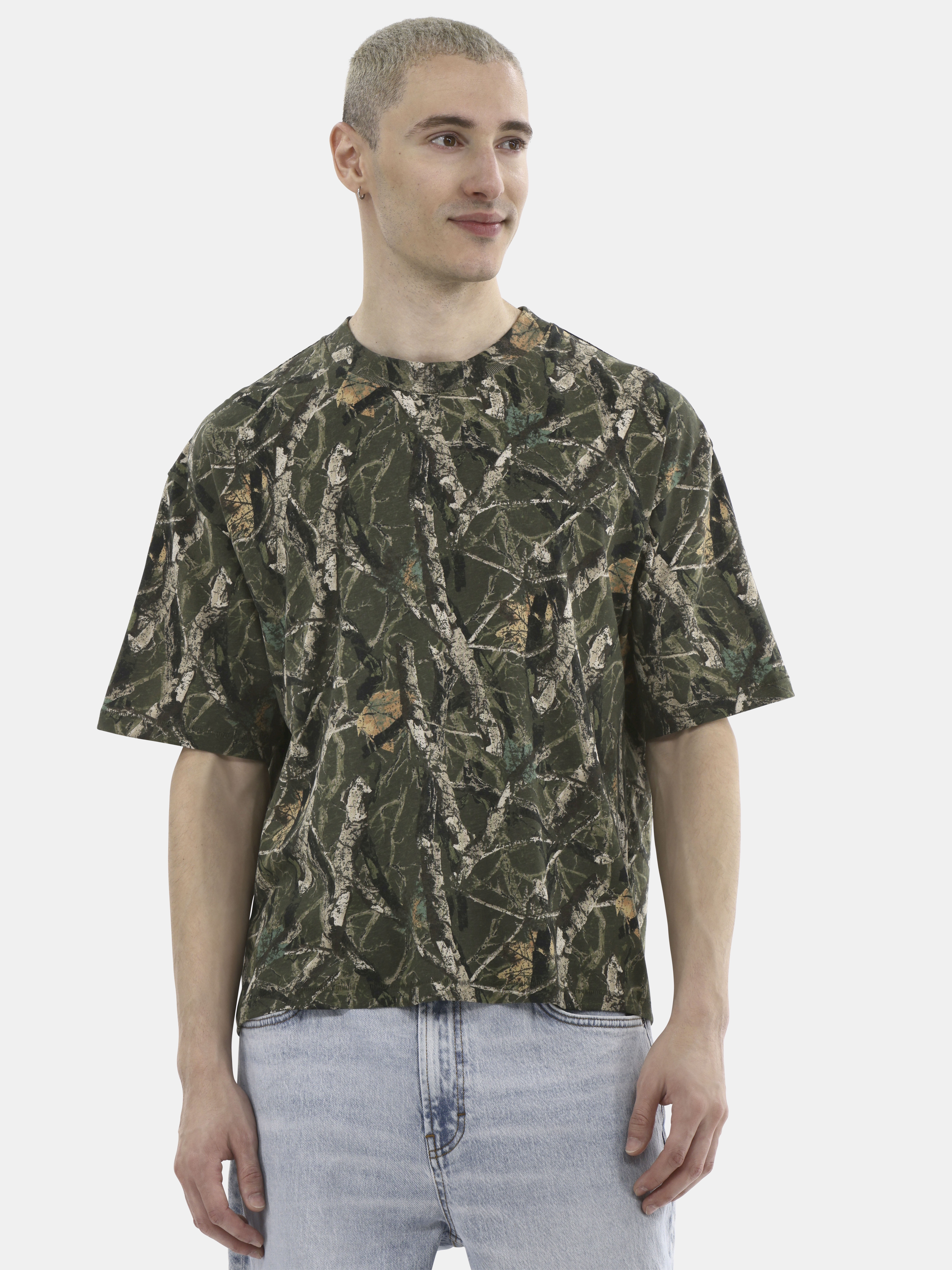 No Boundaries Boxy Fit Cropped Tee with Short Sleeves, Men's & Big Men ...