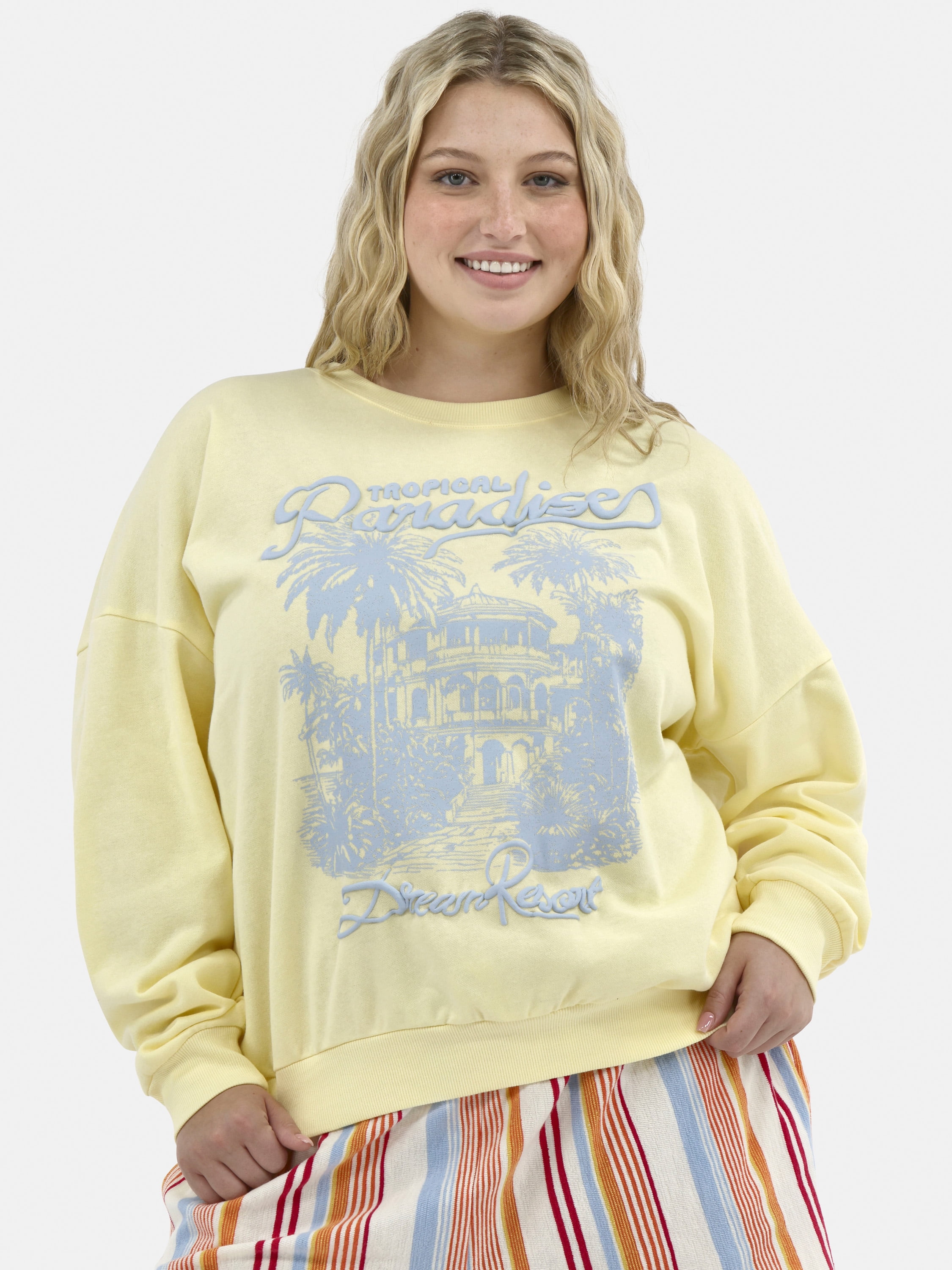No Boundaries Oversized Graphic Crewneck Sweatshirt, Midweight, Women's ...
