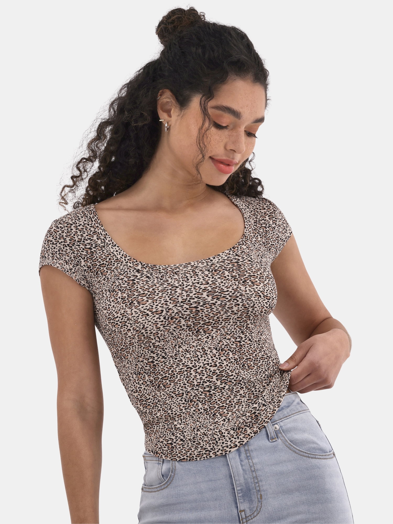 No Boundaries Scoop Tee with Cap Sleeves, Women's - Walmart.com
