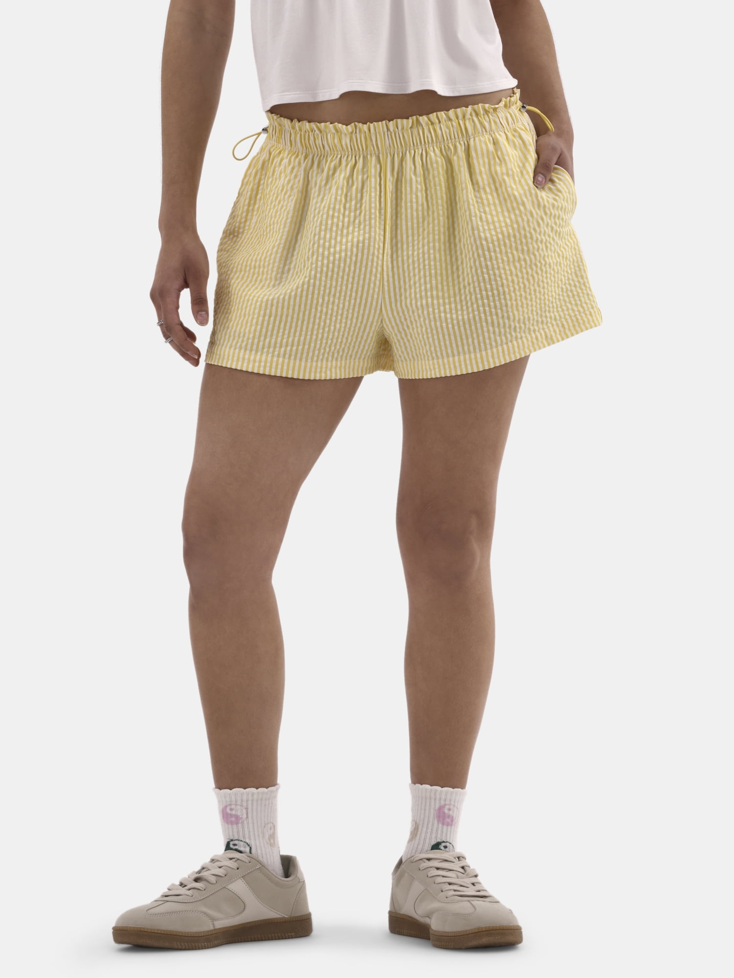 No Boundaries Striped Seersucker Bungee Shorts, 2" Inseam, Women's and ...