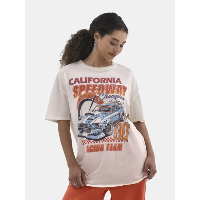 No Boundaries Washed Graphic Boyfriend Tee, Women's - Walmart Business ...
