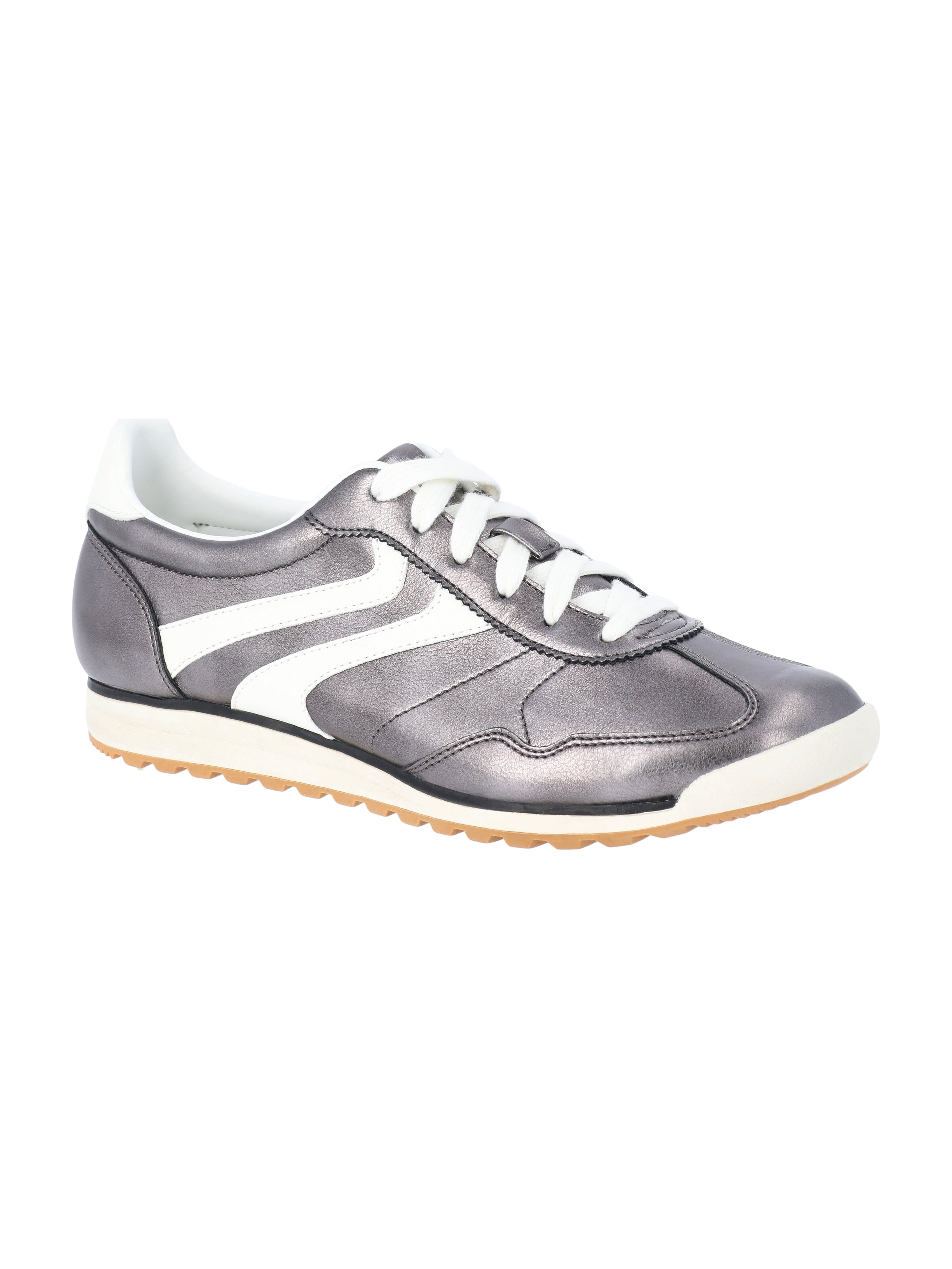 No Boundaries Women's Retro Lace-Up Sneakers - Walmart.com