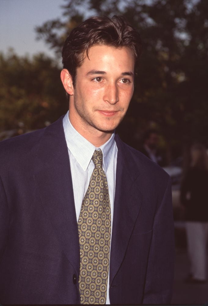 Noah Wyle Closeup In Navy Suit At Cbs Tv Party Photo Print (8 x 10 ...