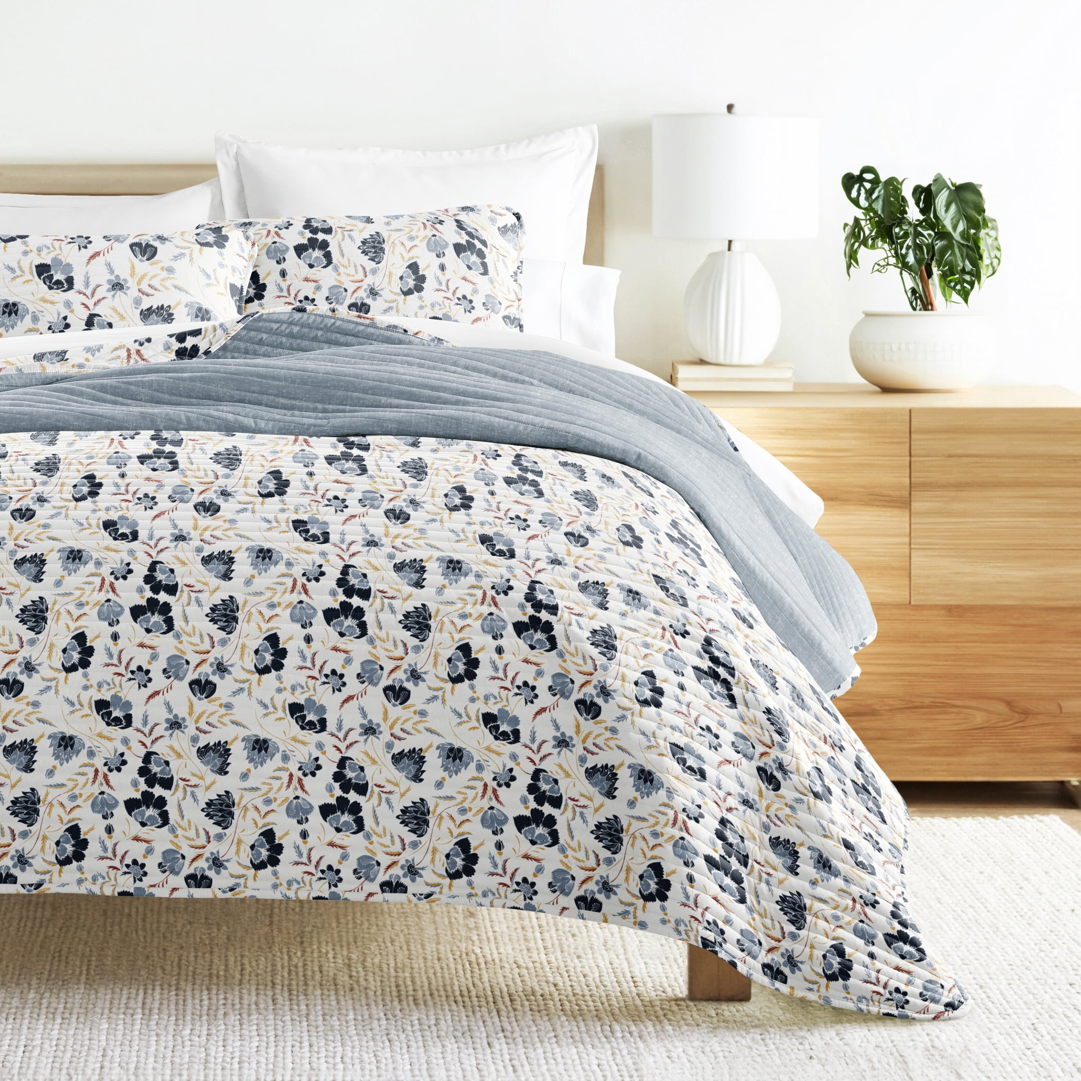Noble Linens 3-Piece Light Blue French Jacobean Reversible Quilt Set ...