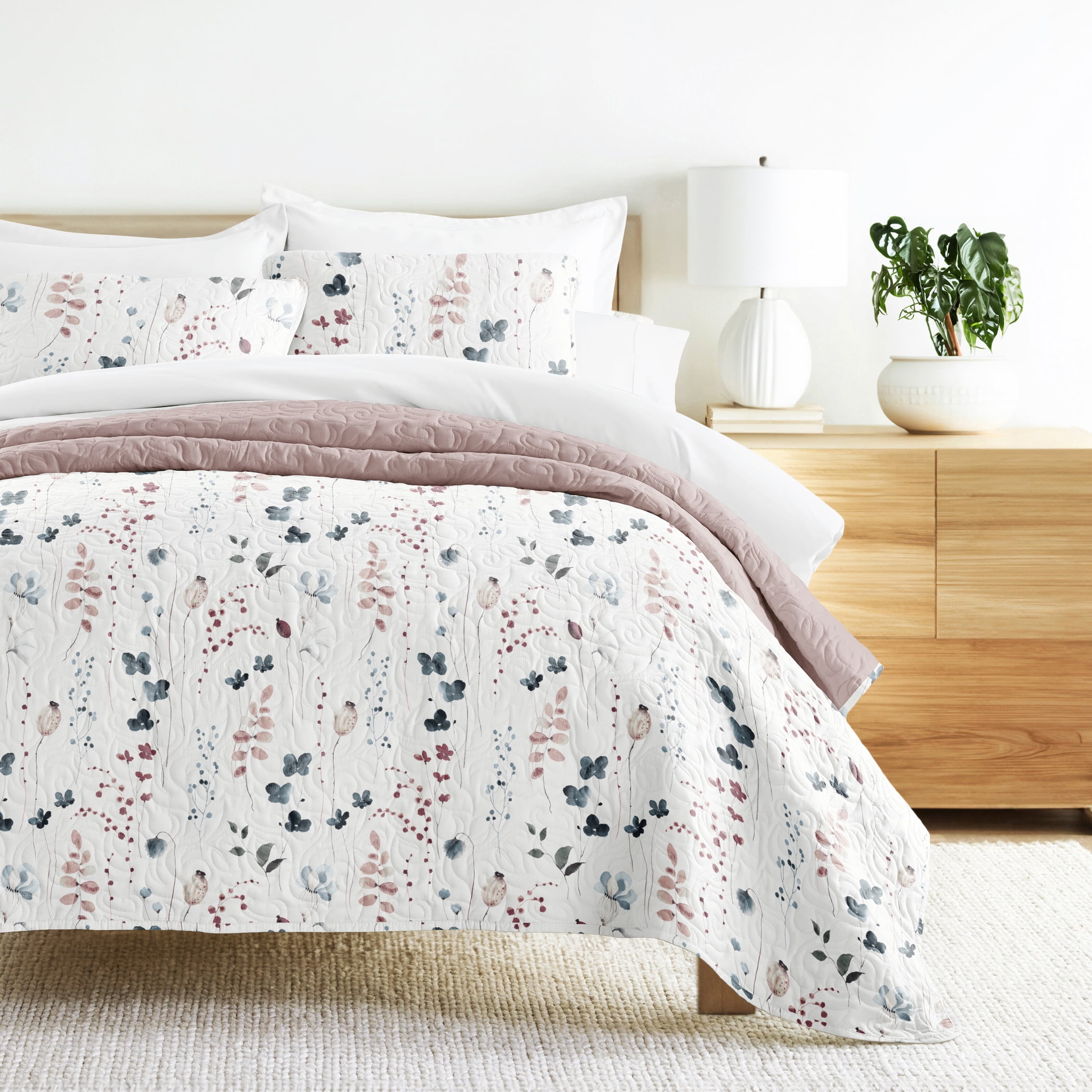 Noble Linens 3-Piece Mauve Poppy Bloom Reversible Quilt Set, King ...