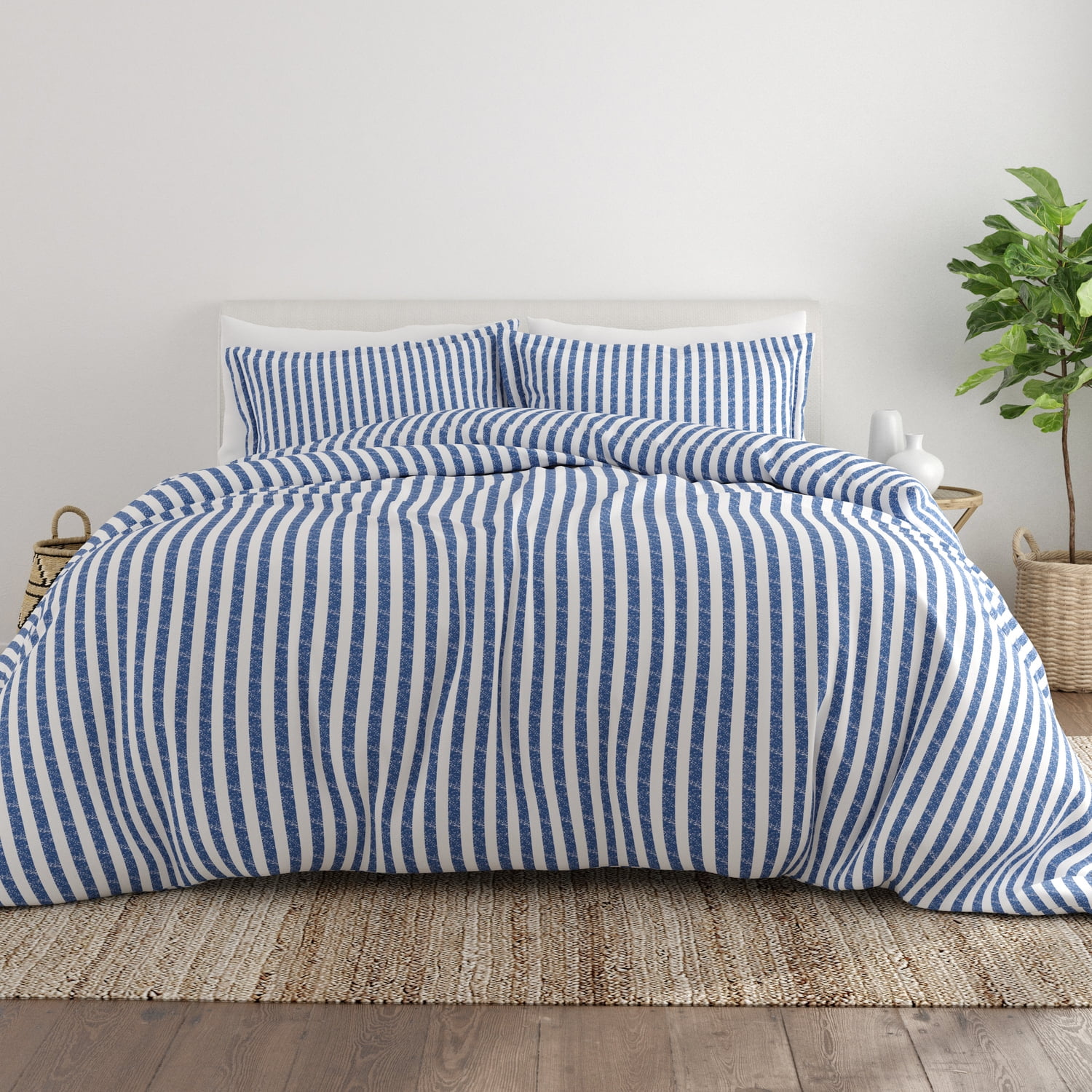 Noble Linens Full/Queen Navy Stripes 3-Piece Hypoallergenic Microfiber ...