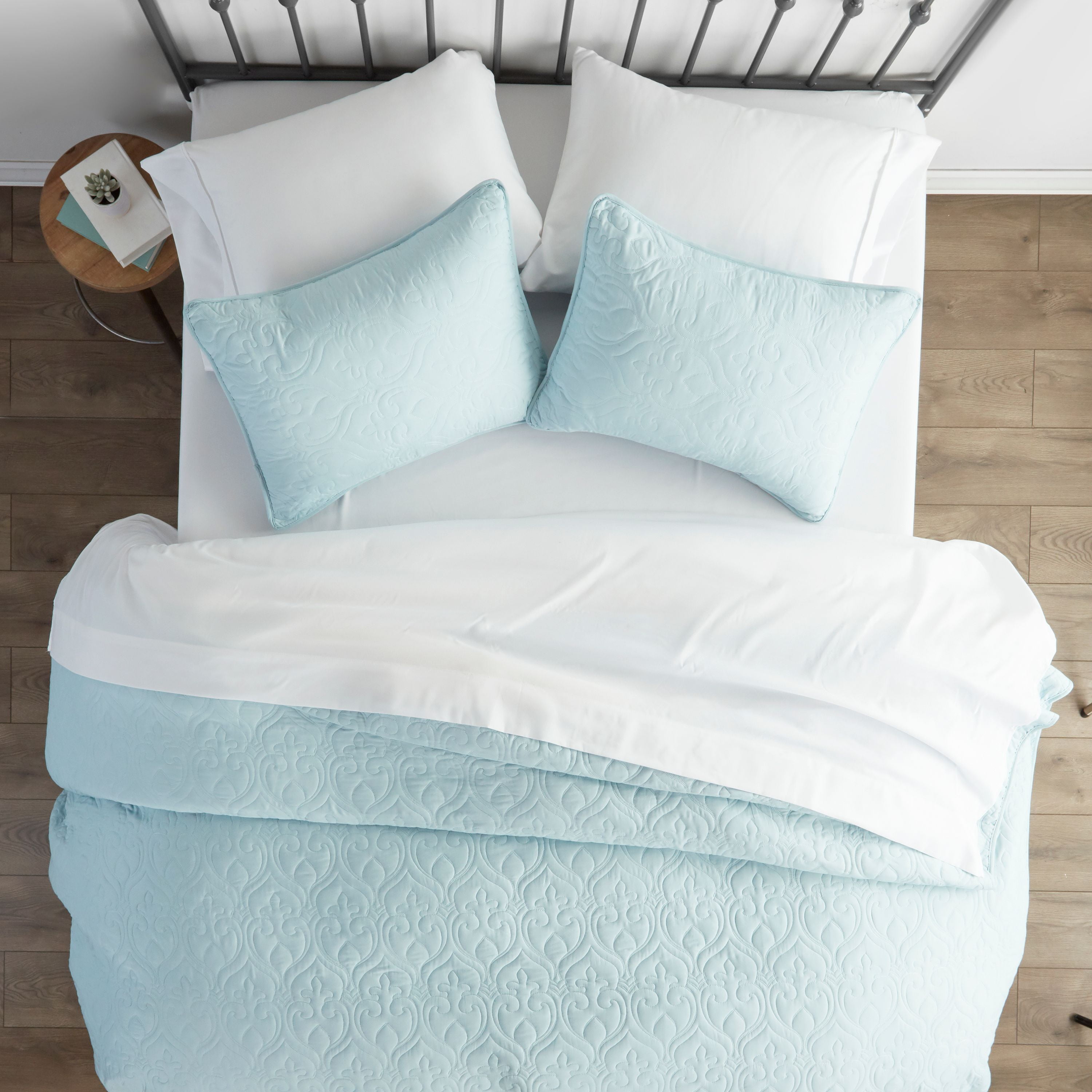 Noble Linens Pale Blue Damask Quilted Coverlet Set - King/CK - Walmart.com
