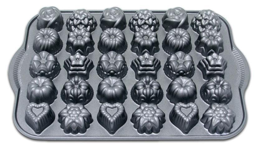 Nordicware Bundt TEA CAKES & CANDIES PAN *30 Mini Candy Molds ...