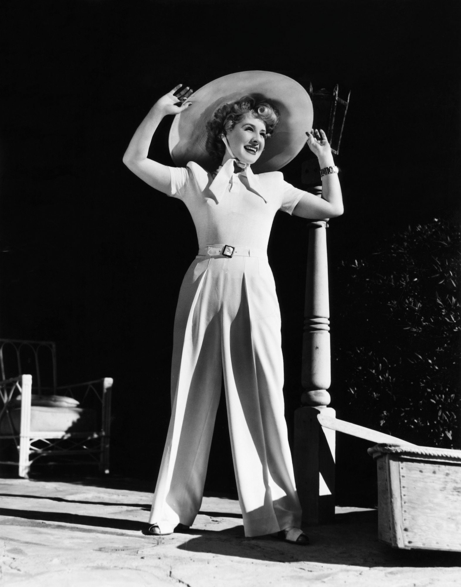 Norma Shearer Outside Her Santa Monica Home 1942 Photo Print (16 x 20 ...