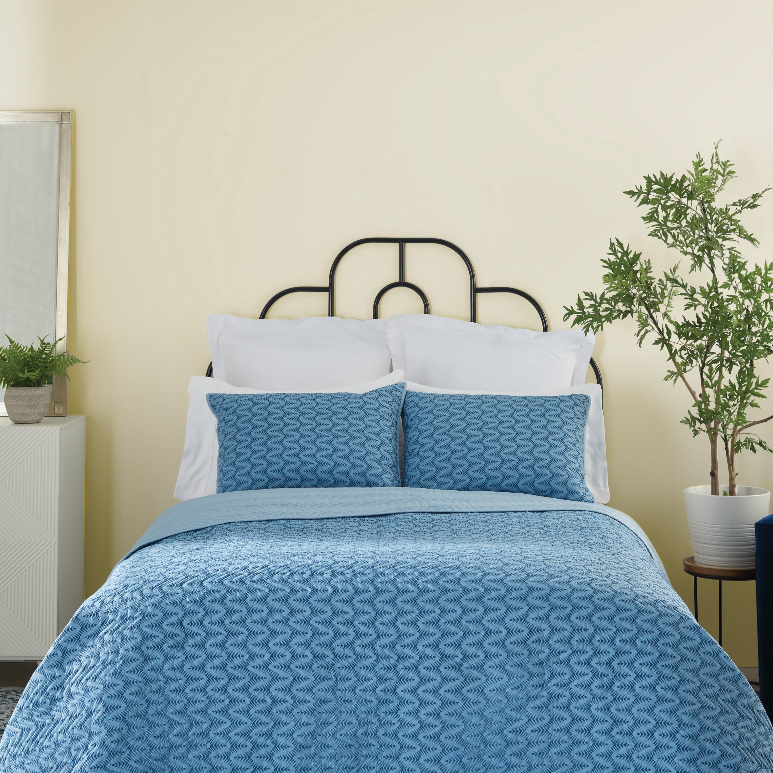 Nourison Dreamscape 3-Piece Cotton Geo Chevron King Quilt Set in Indigo ...