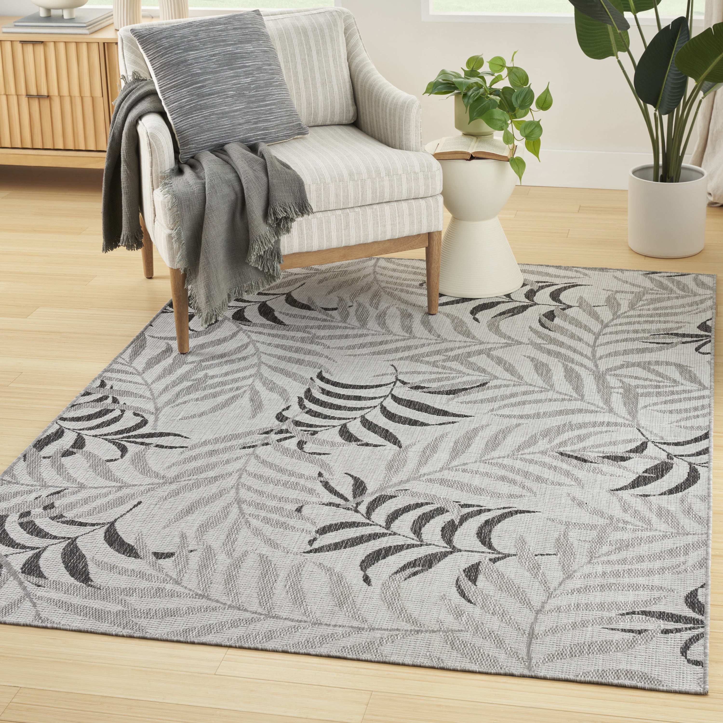 Nourison Garden Oasis Indoor/Outdoor Grey 5' x 7' Area Rug (5x7 ...