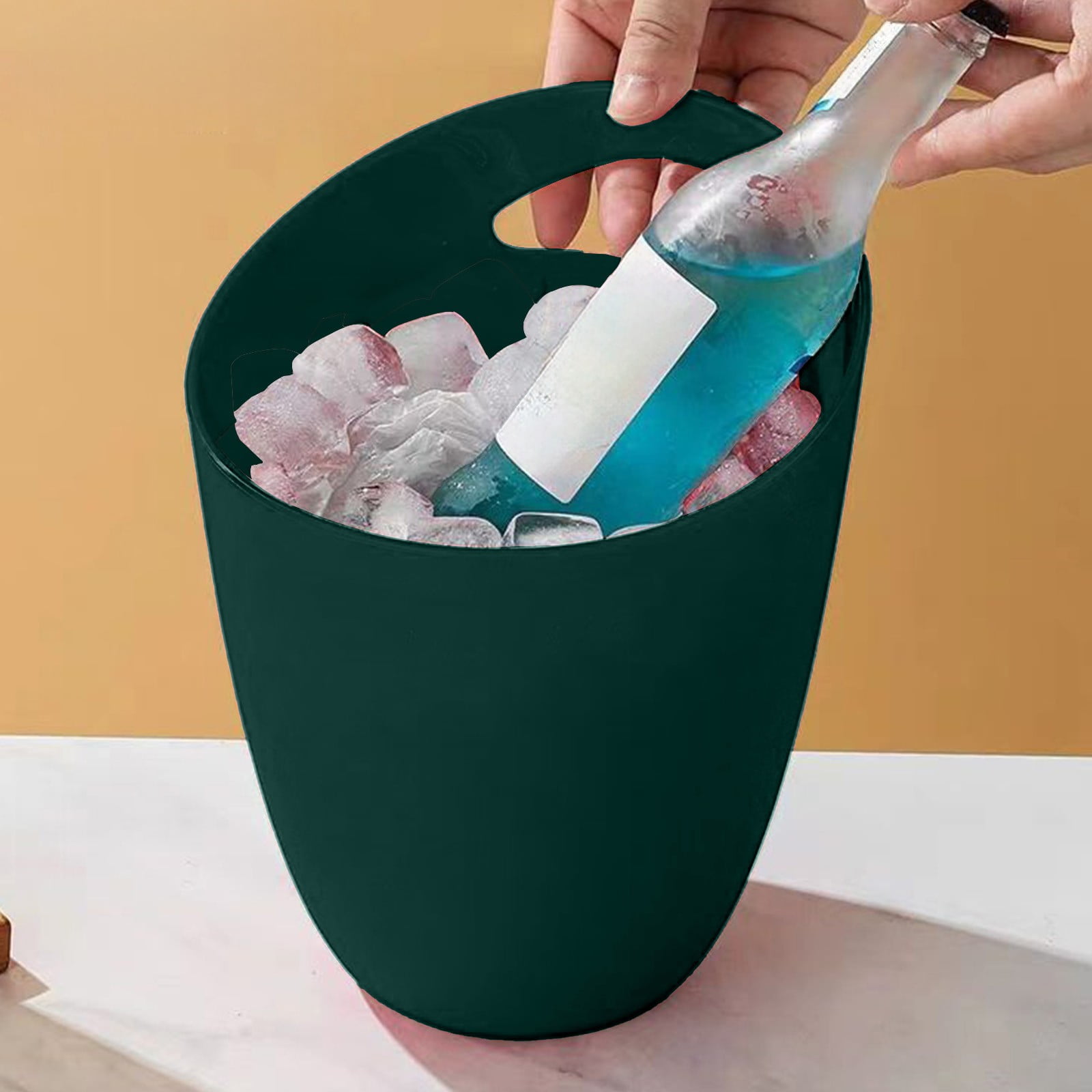 Nrmrqz Ice Bucket Plastic Beer Chiller Bucket – Tilted Ice Storage ...