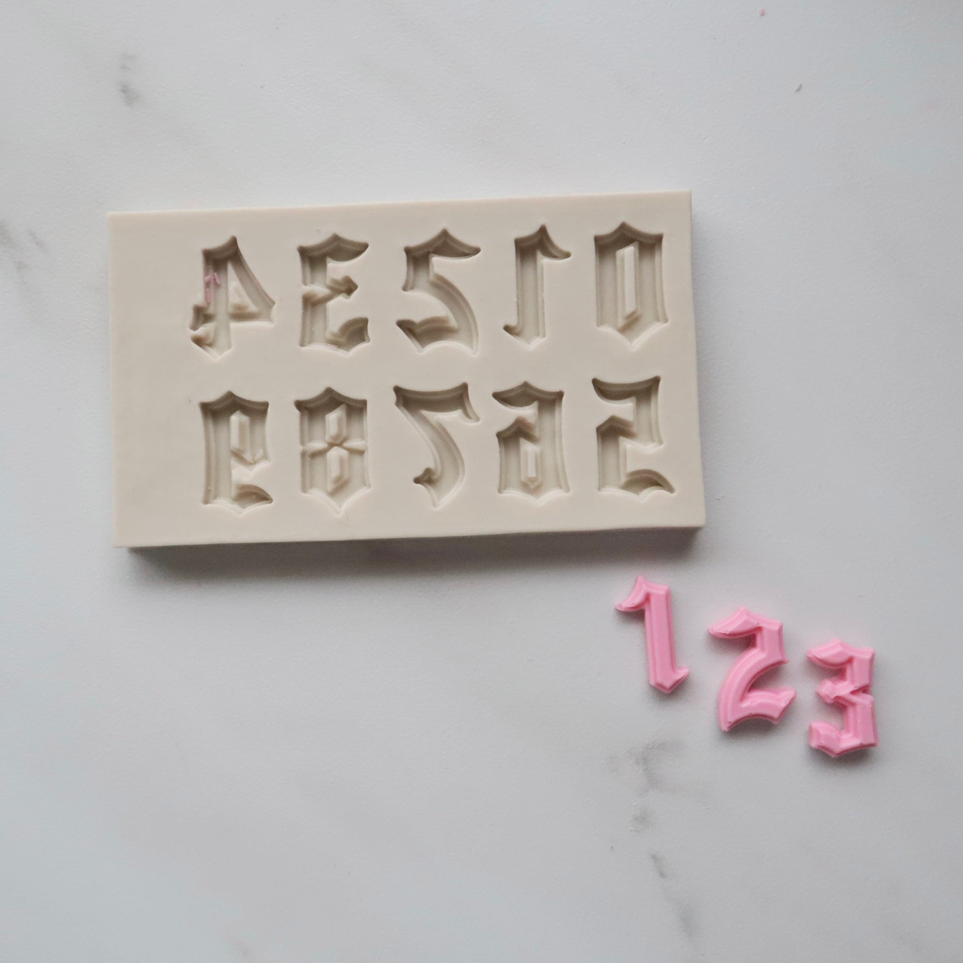 OLD ENGLISH NUMBER BAKING MOLD FOR CUPCAKES, CAKEPOPS, CHOCOLATE ...