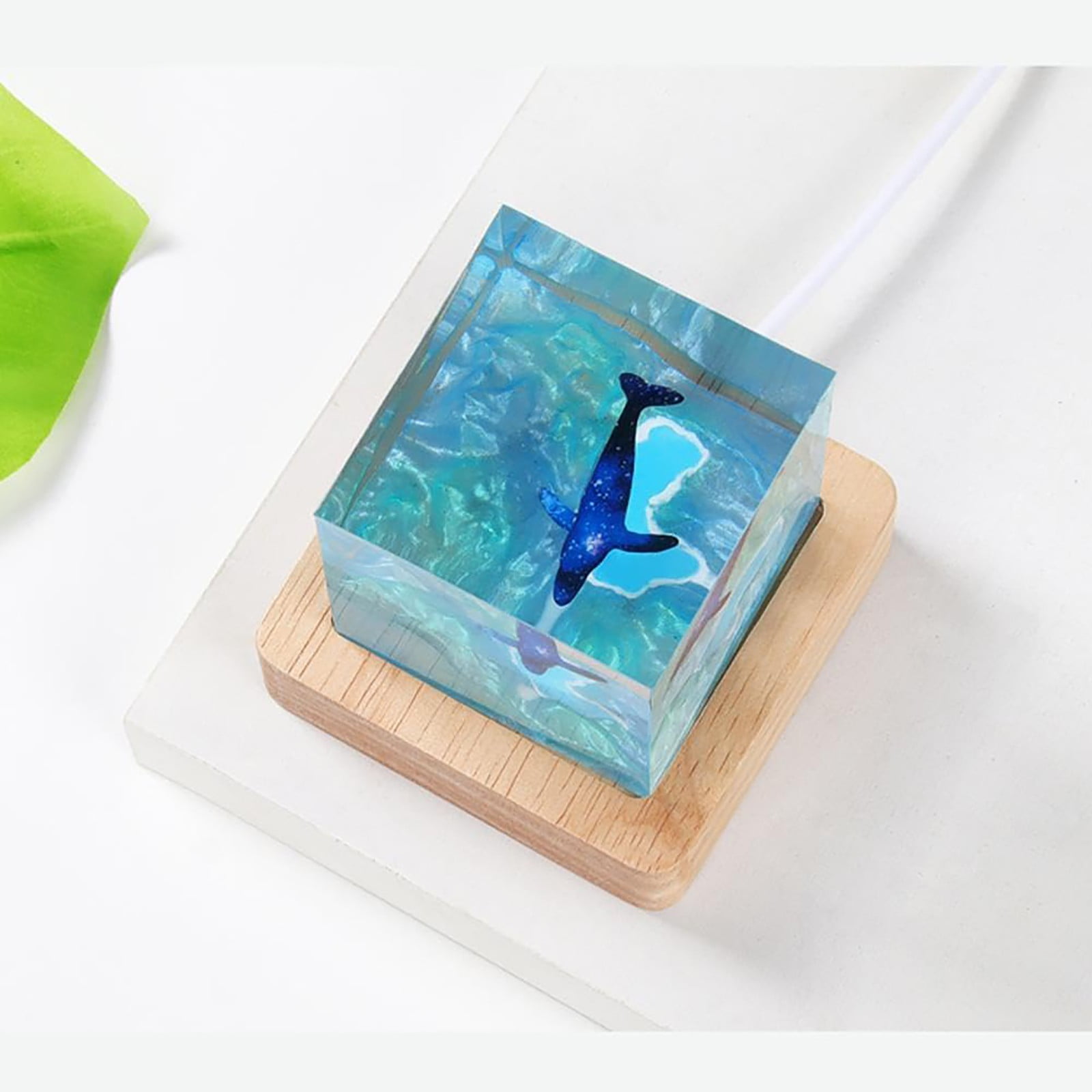 OUHGE Resin Deep Sea Diving Night Light - Humpback Whale Ocean Lamp ...