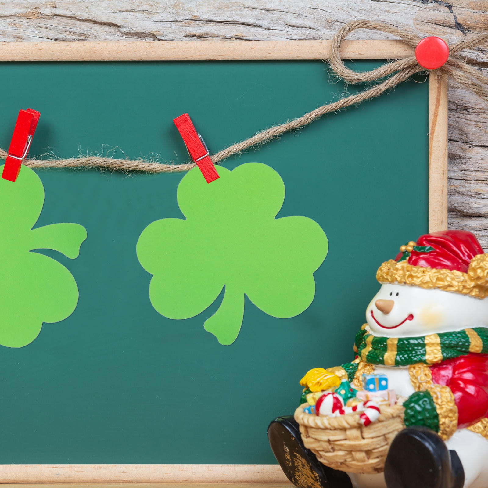 OULII 40pcs Paper Shamrock Cutouts Classroom Black Board Ornament Green ...